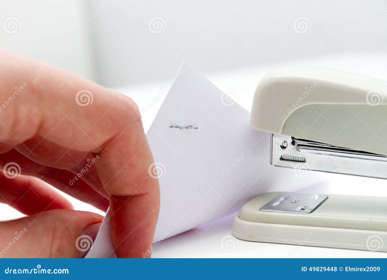 Agrafeuse professionnelle photo stock. Image du dispositif - 49829448