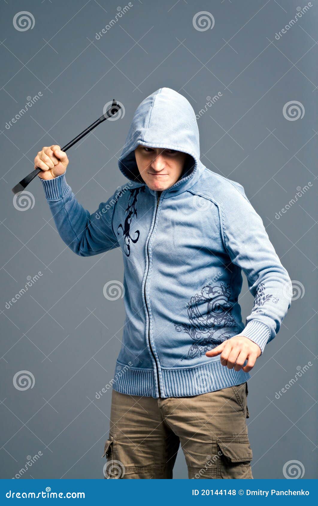 Agressieve Bandiet Met Een Koevoet Stock Foto - Image of misdaad ...