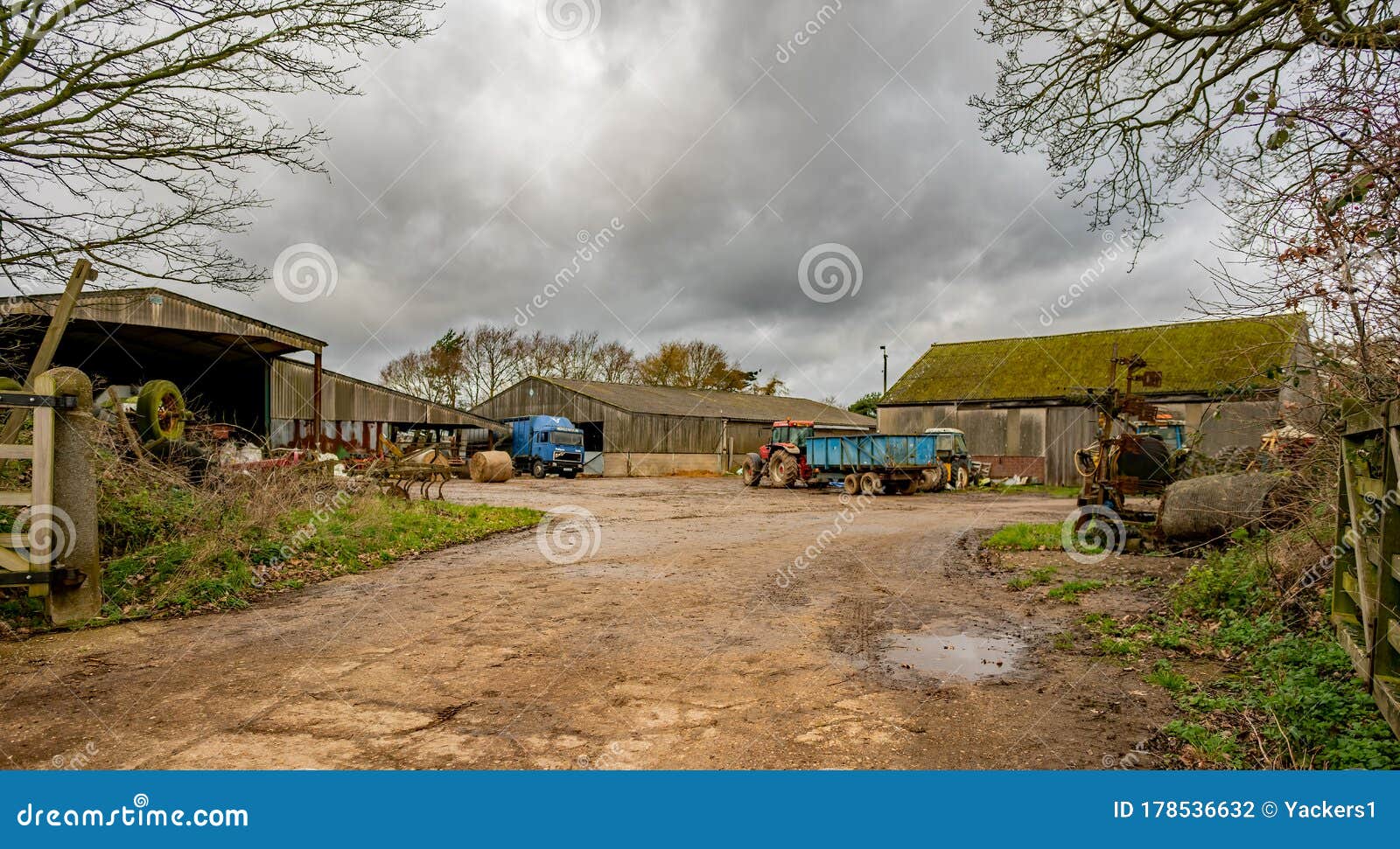Agricultural Farm Yard in the Norfolk Countryside Editorial Photography ...