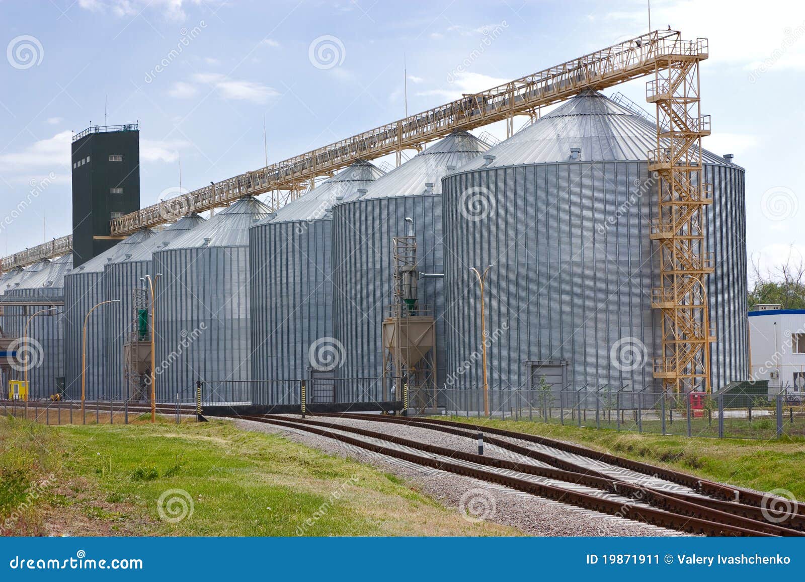 Agricultural Grain Elevator and Railroad. Stock Image - Image of grain ...
