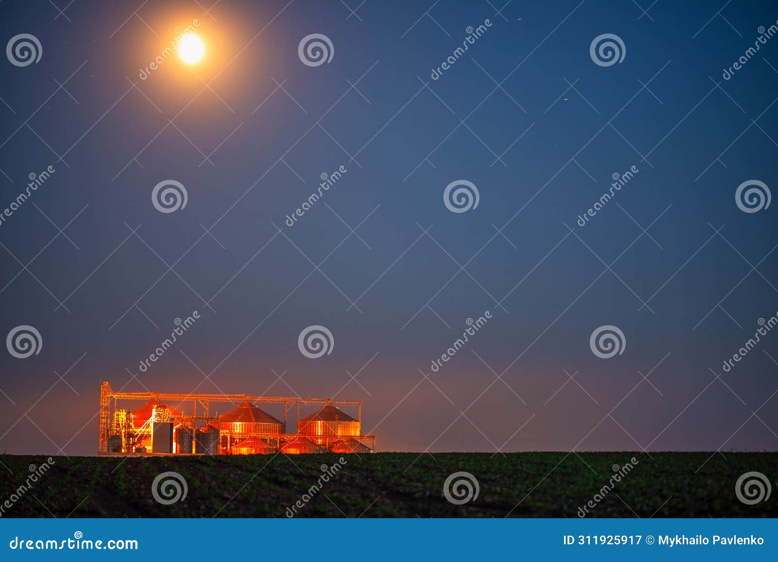 Agricultural Silo Complex: Grain Storage Elevator Stock Image - Image ...