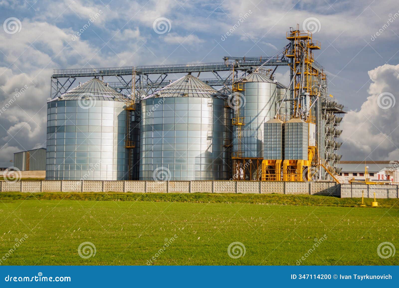 Agroprocessing Cartoons, Illustrations & Vector Stock Images - 62 ...