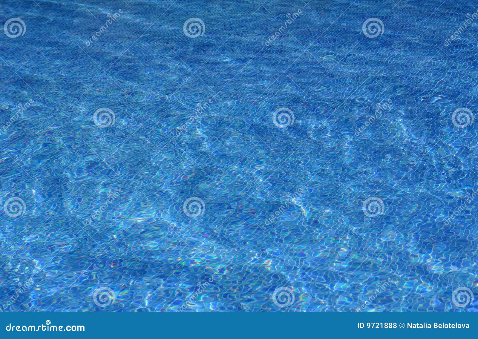 Agua azul en piscina foto de archivo. Imagen de sano, claro - 9721888
