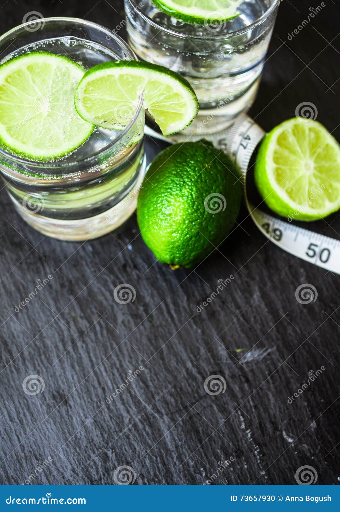 Agua con la cal foto de archivo. Imagen de herbario, bocado - 73657930