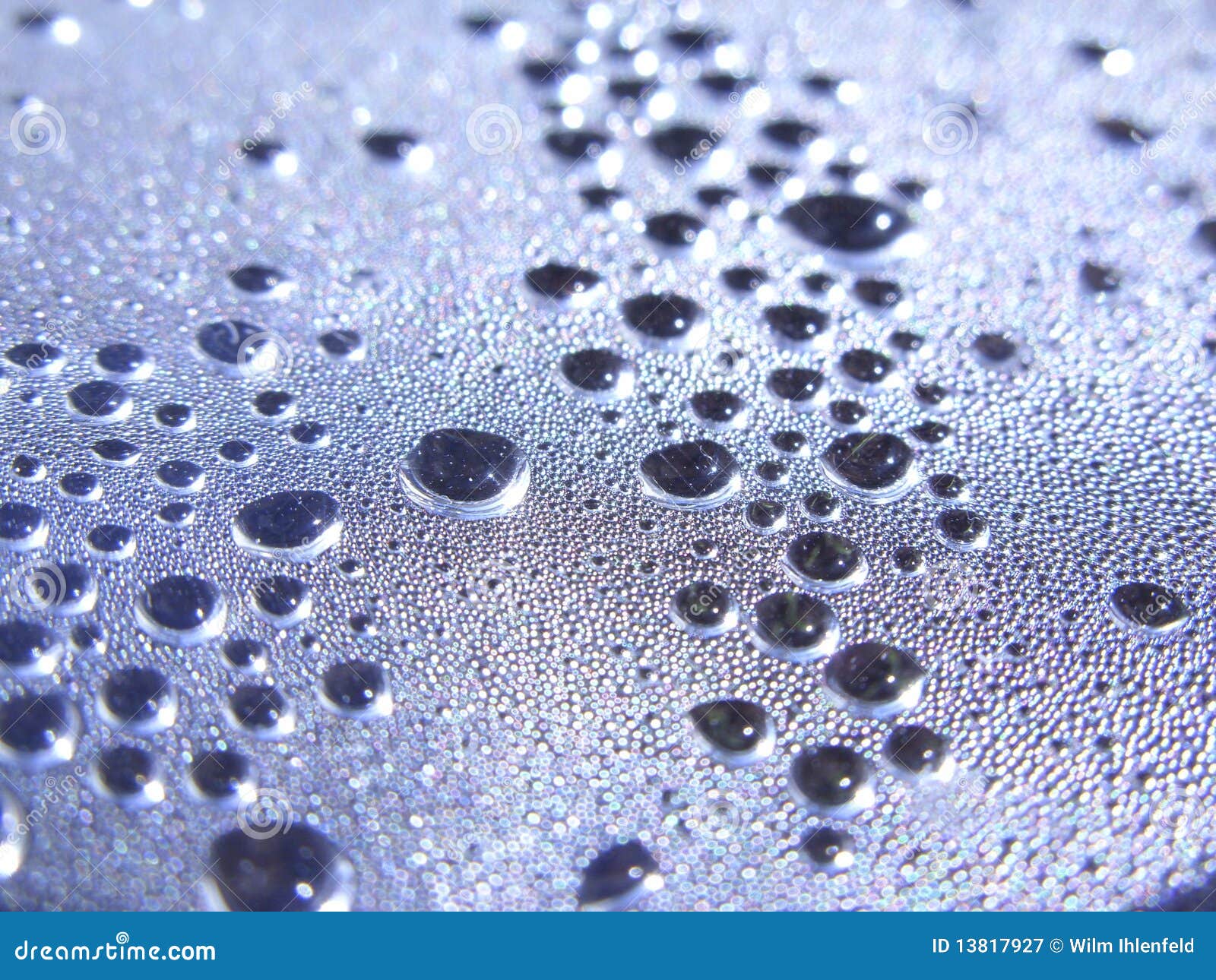 Agua condensada imagen de archivo. Imagen de brillante - 13817927