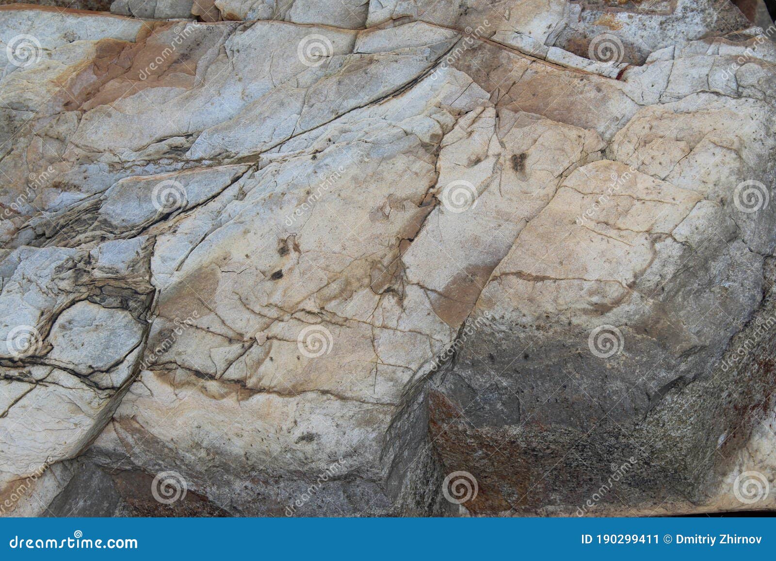 Agua de roca imagen de archivo. Imagen de milagroso - 190299411