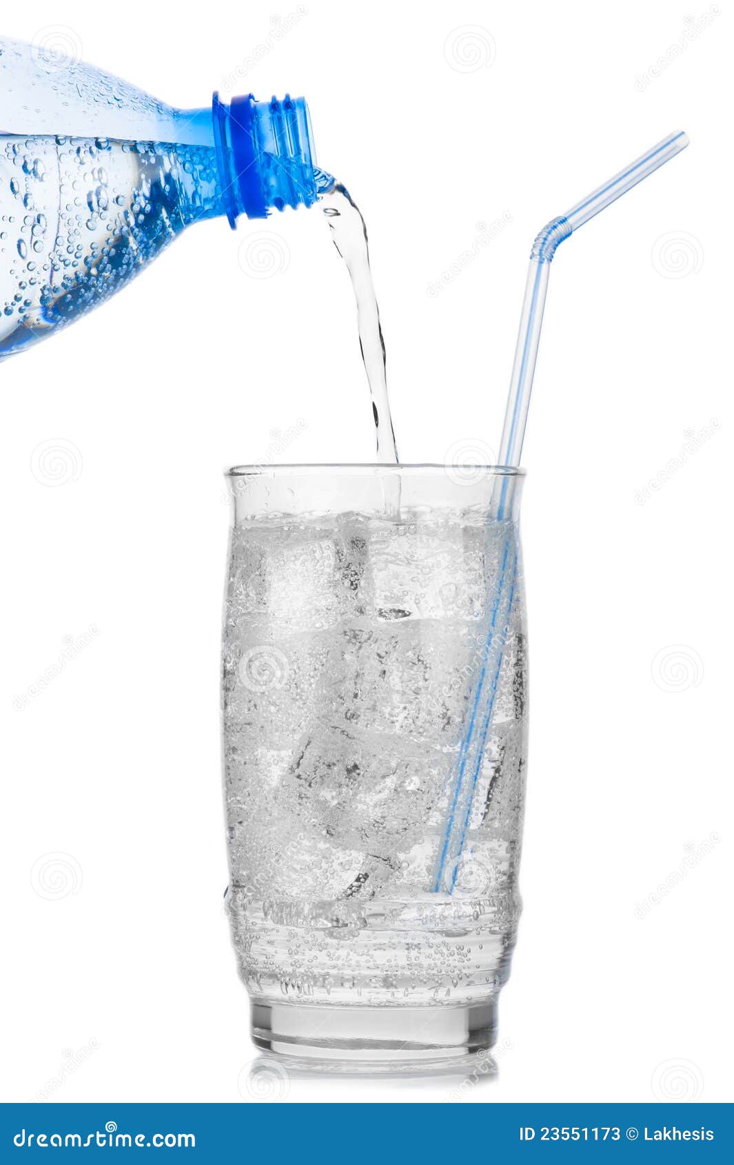 Agua mineral helada imagen de archivo. Imagen de burbuja - 23551173