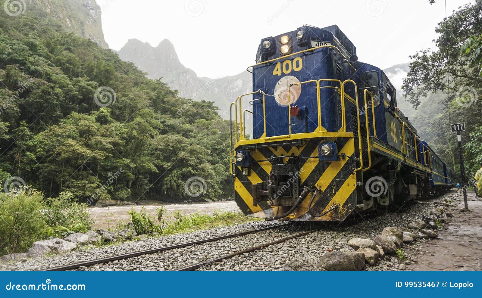 AGUAS CALIENTES, Train De PERU Inca Rail Image stock - Image du ...