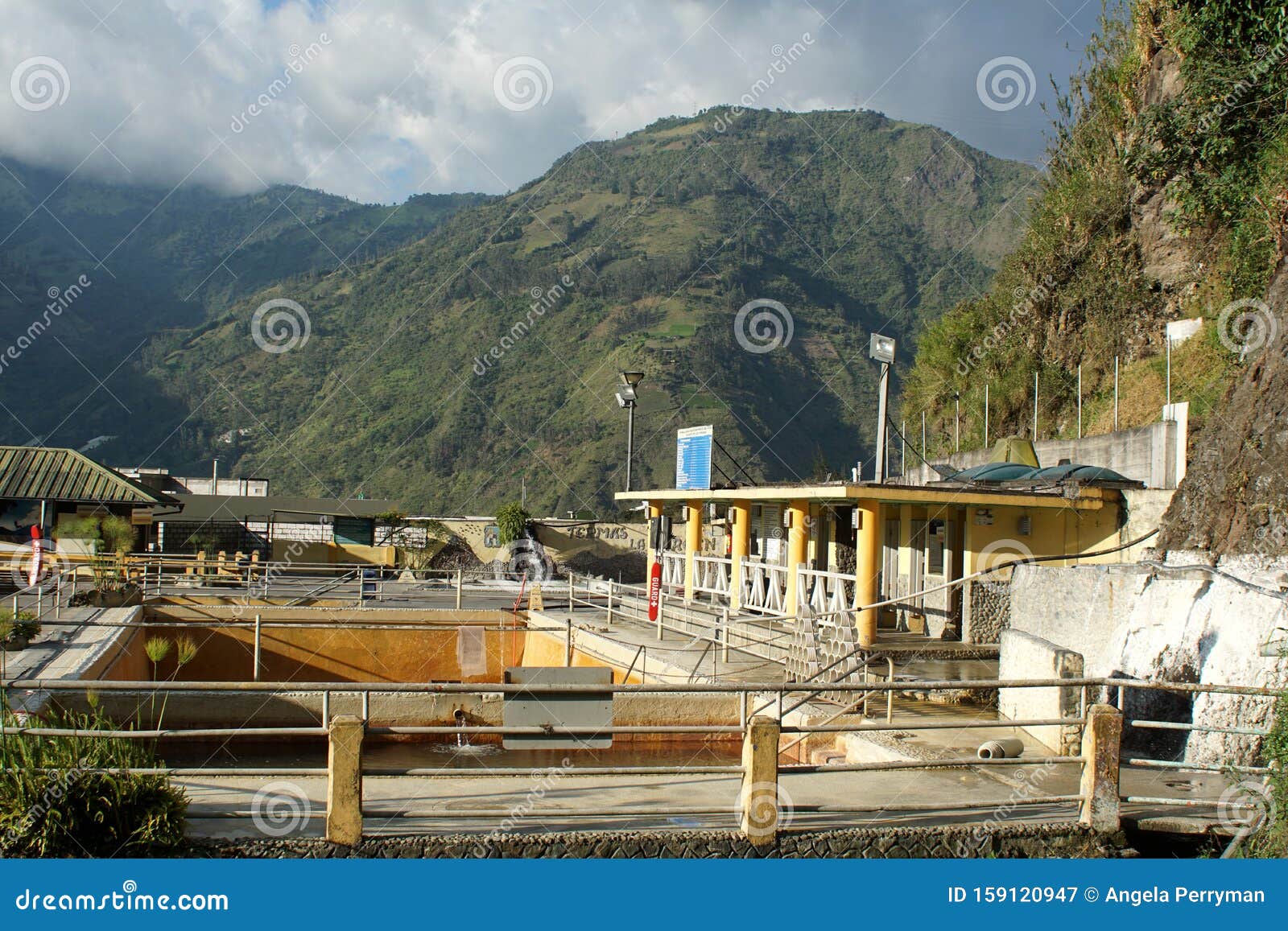 Aguas Termales En Banos, Ecuador Imagen de archivo - Imagen de america ...
