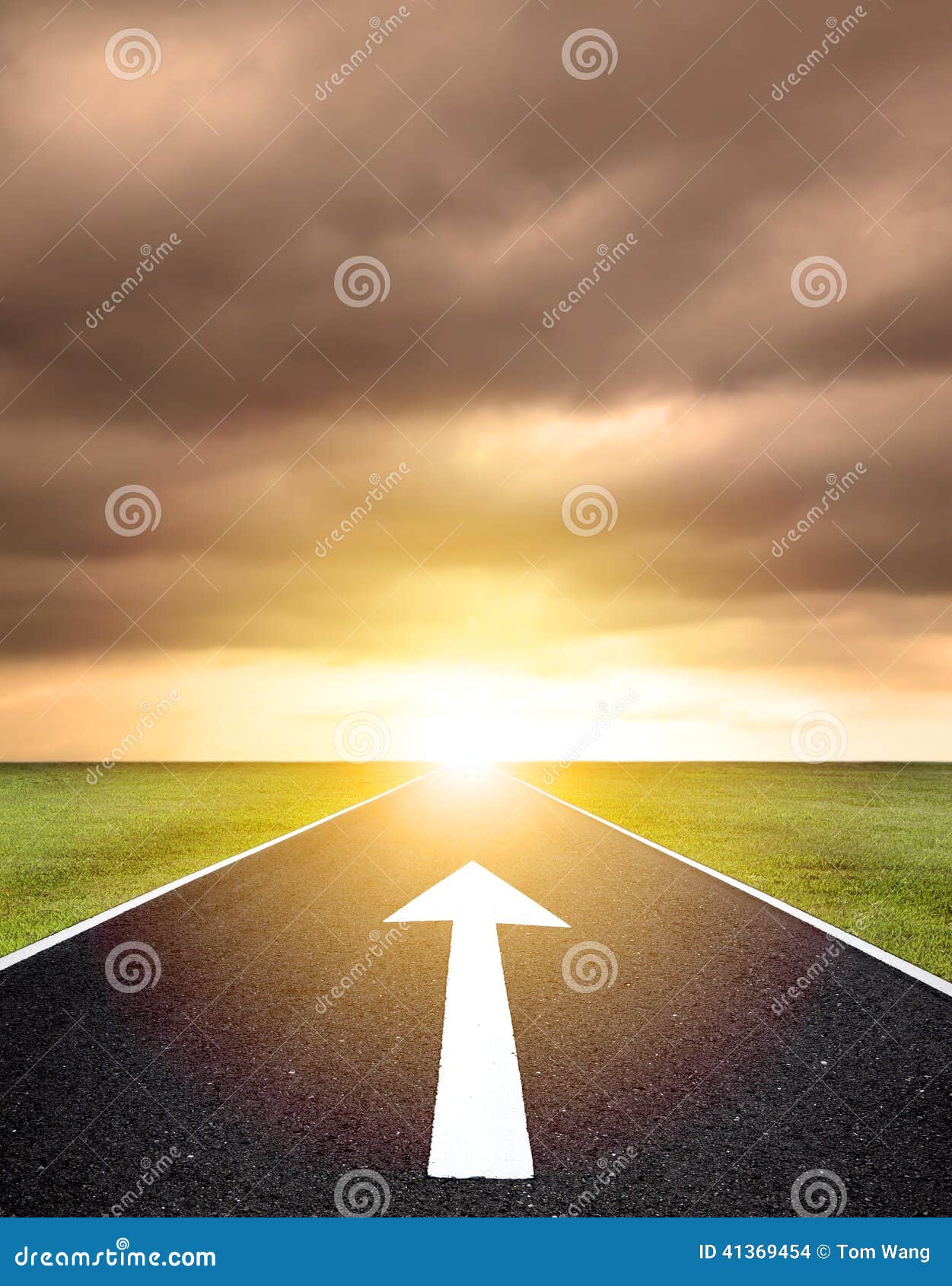 1,483 Road Arrow Sunset Photos - Free & Royalty-Free Stock Photos from ...