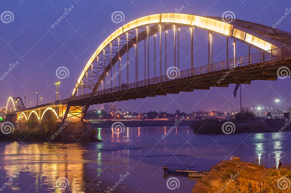 Ahvaz Pol-e-Sefid Bridge editorial stock photo. Image of passing - 48333623