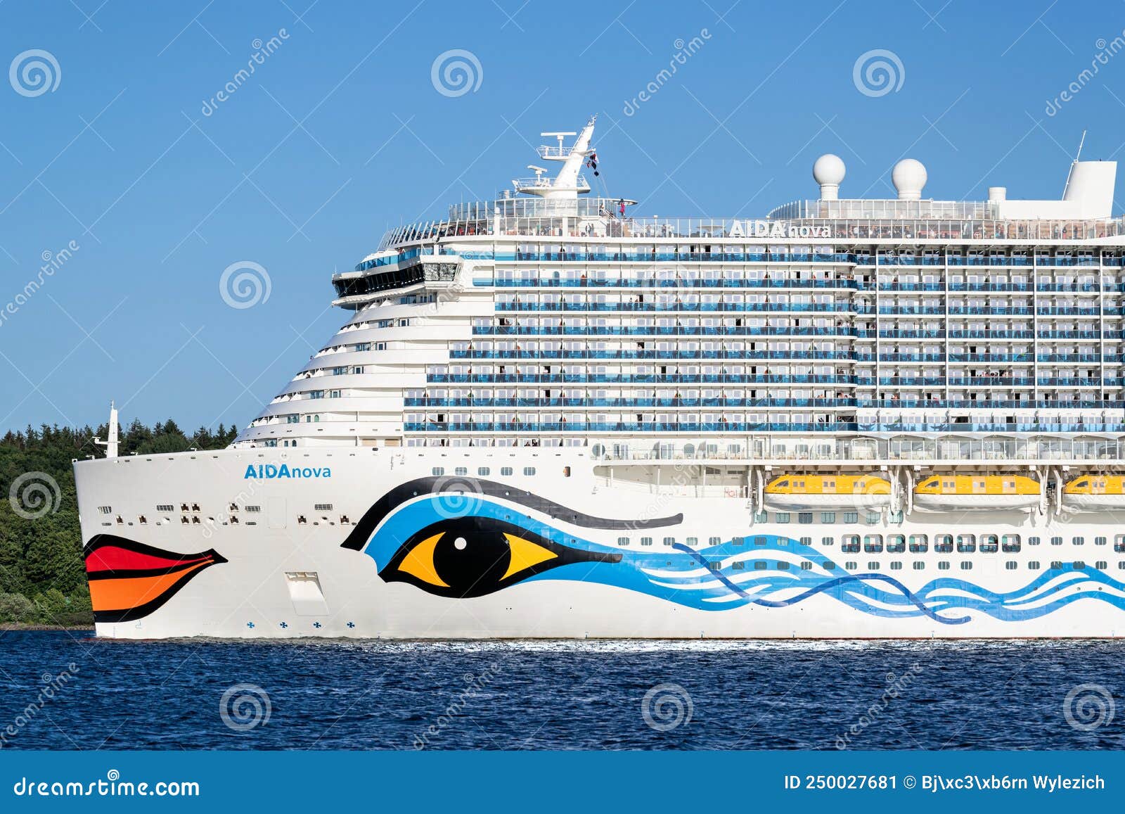 AIDAnova editorial photo. Image of marine, cruises, sunny - 250027681