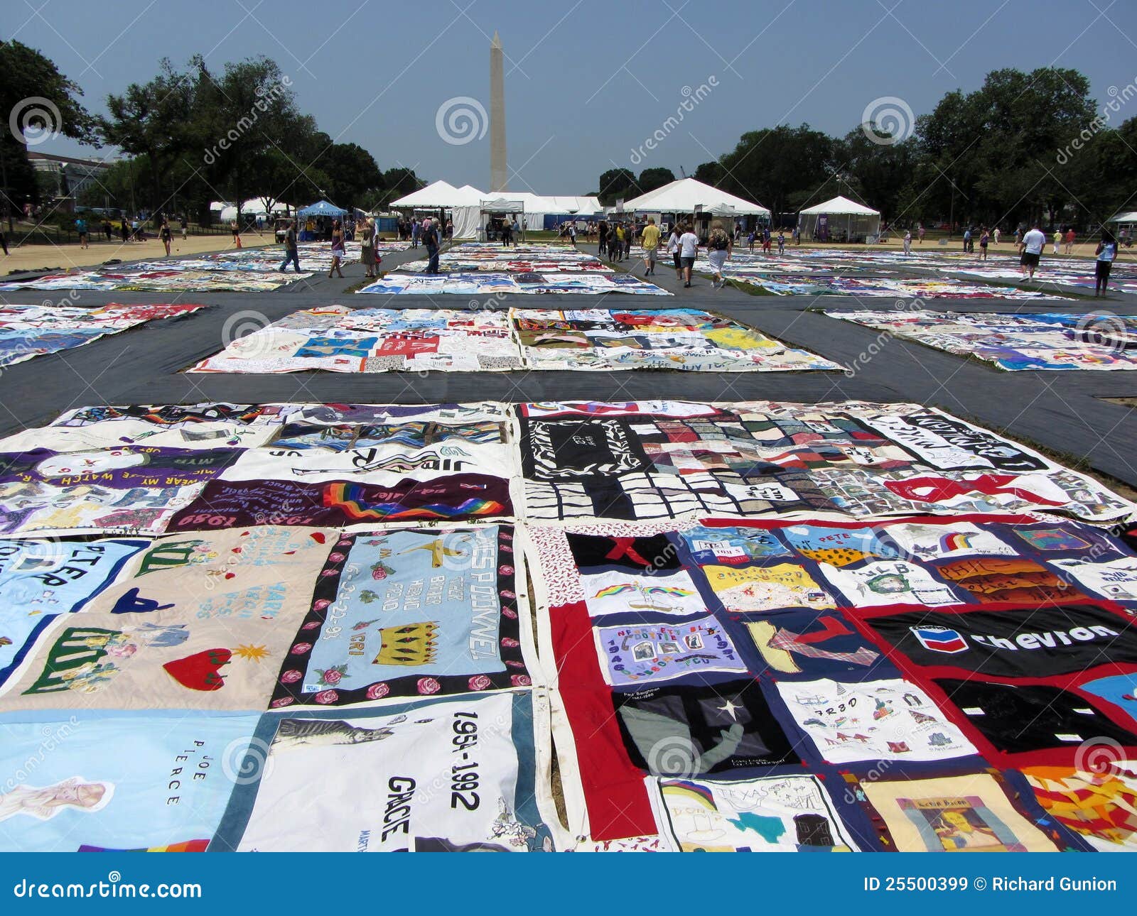 Aids Quilt at the Mall editorial stock image. Image of folklife - 25500399