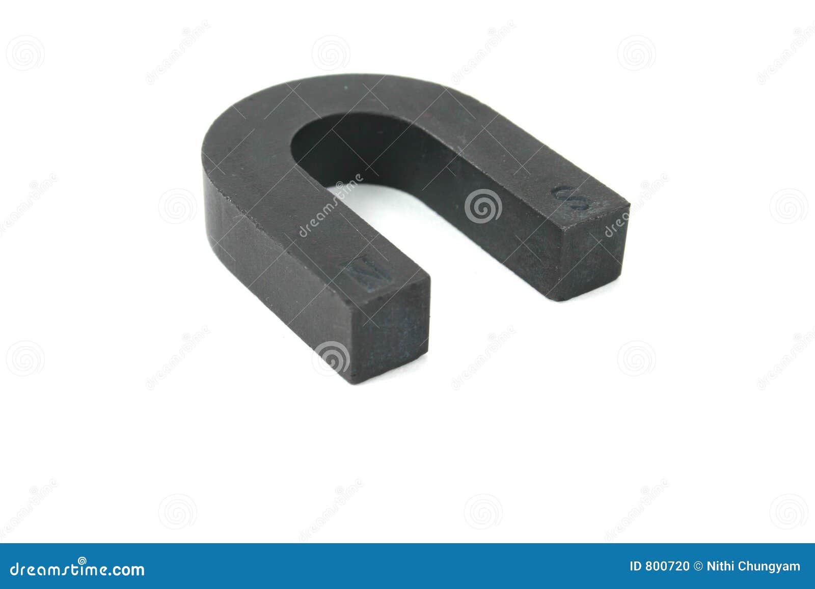 Aimant photo stock. Image du magnétique, pouvoir, magnétisme - 800720