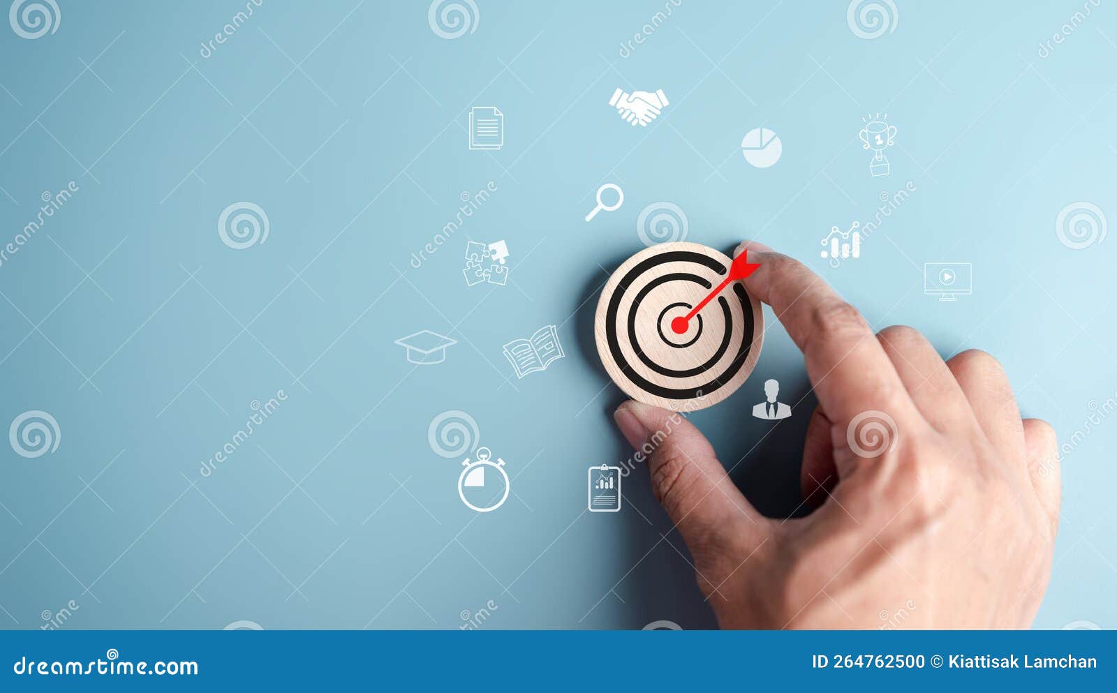 Aiming Target Dashboard on Wooden Circle for Planning Development ...