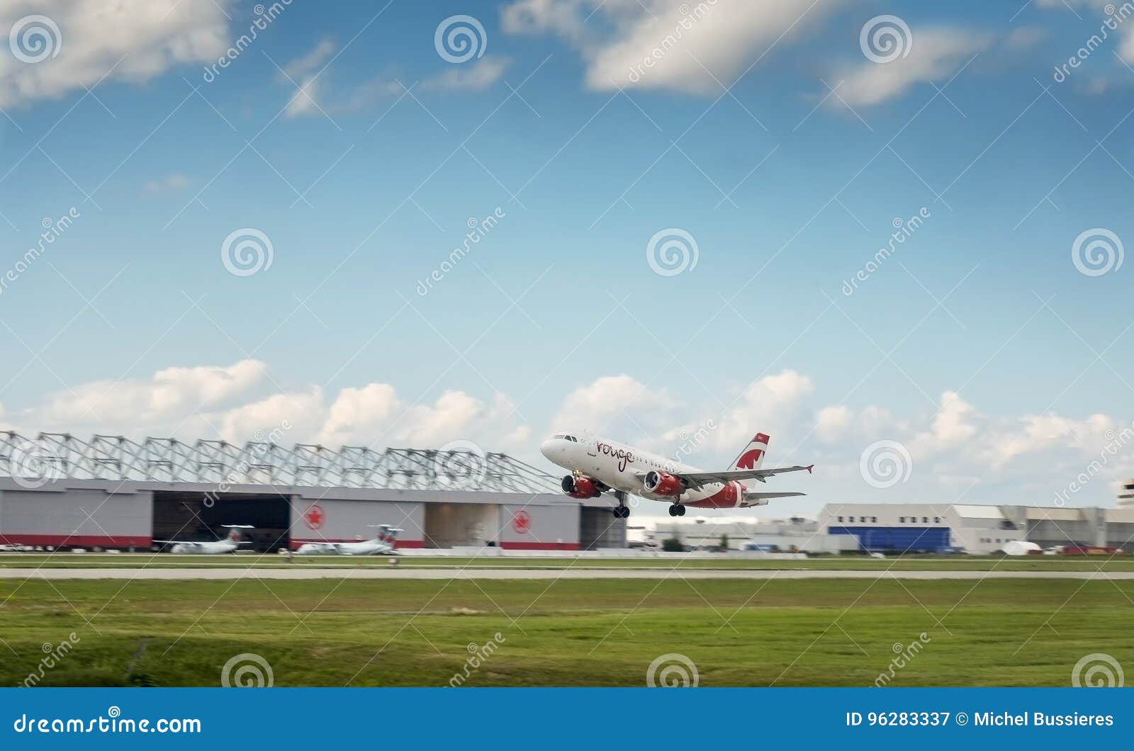 Air Canada Plane take off editorial photography. Image of climbing ...