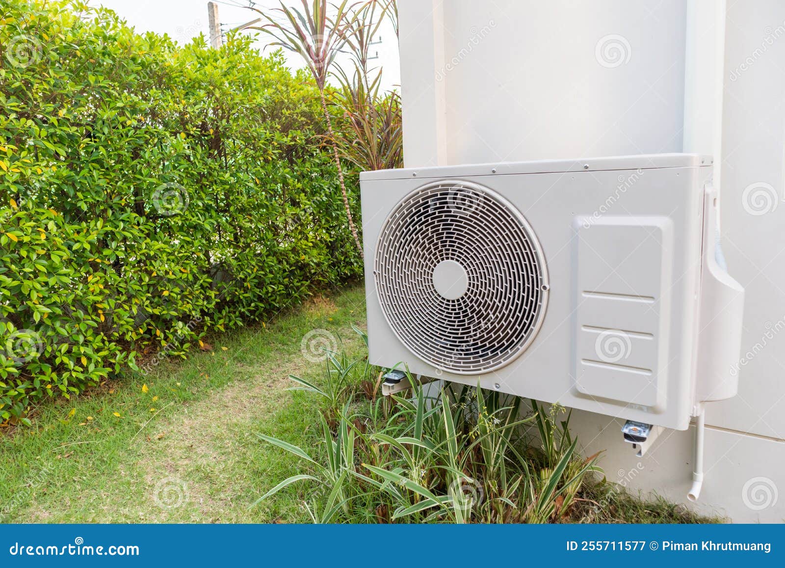 House Grill Air Condition Outside Stock Photos - Free & Royalty-Free ...