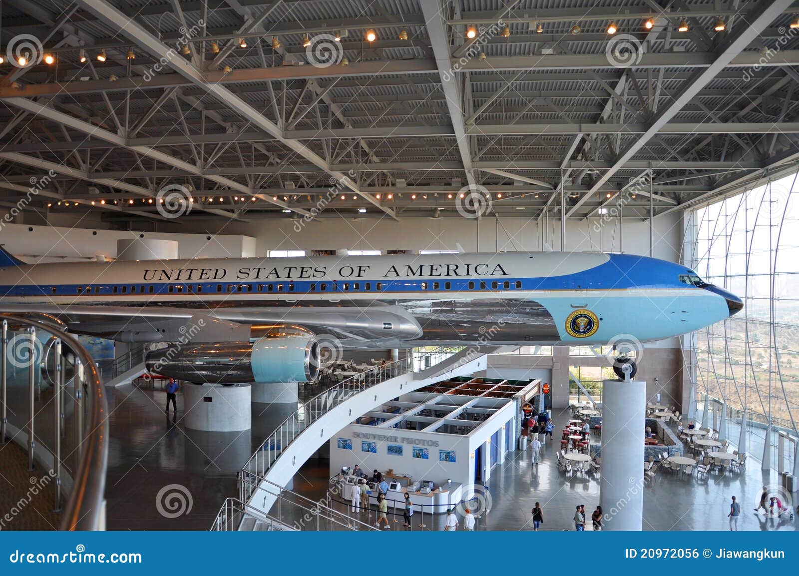 Air Force One Boeing 707 editorial photo. Image of pavilion - 20972056
