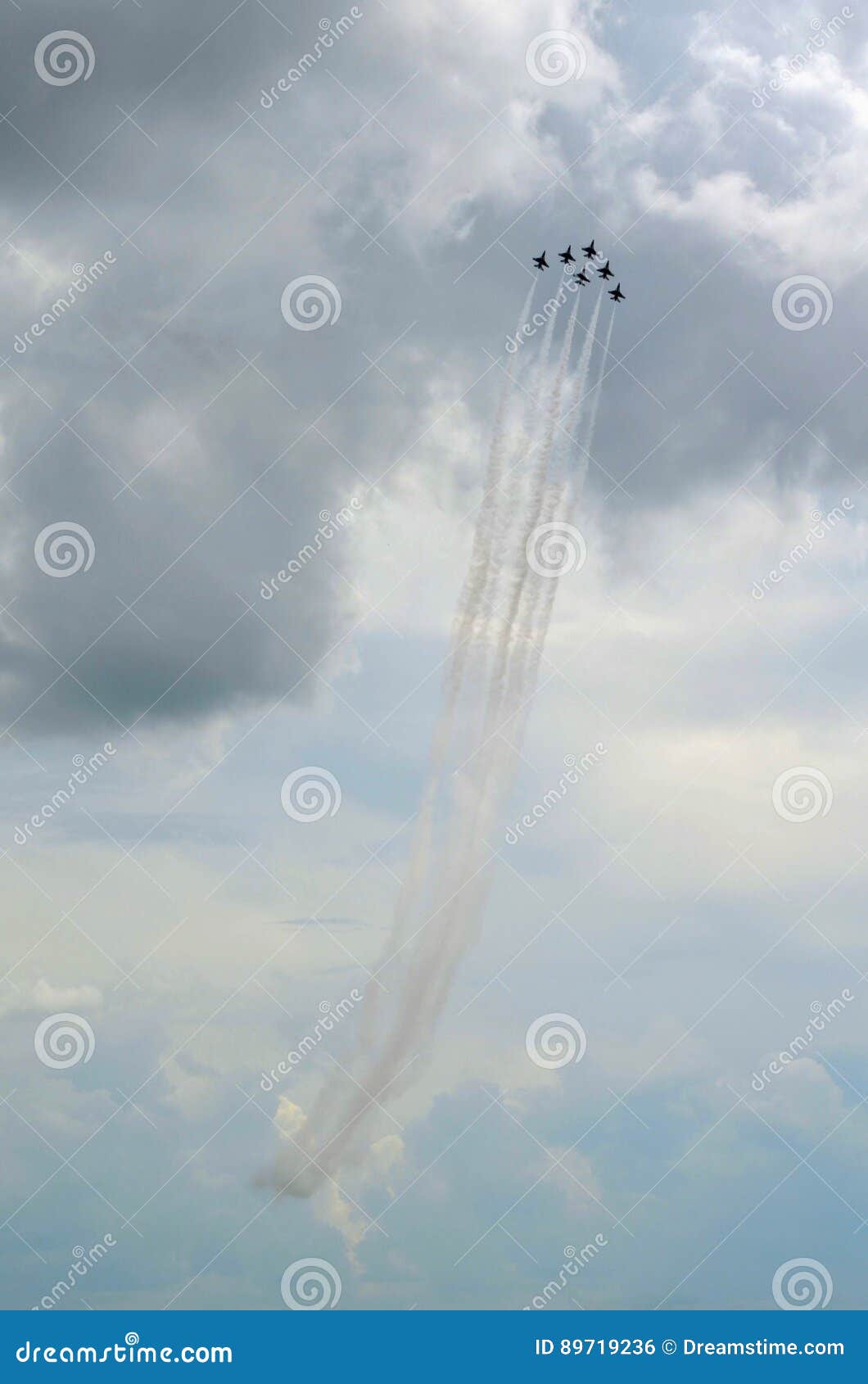 Air Force Thunderbirds Formation Stock Photo - Image of show, fighter ...