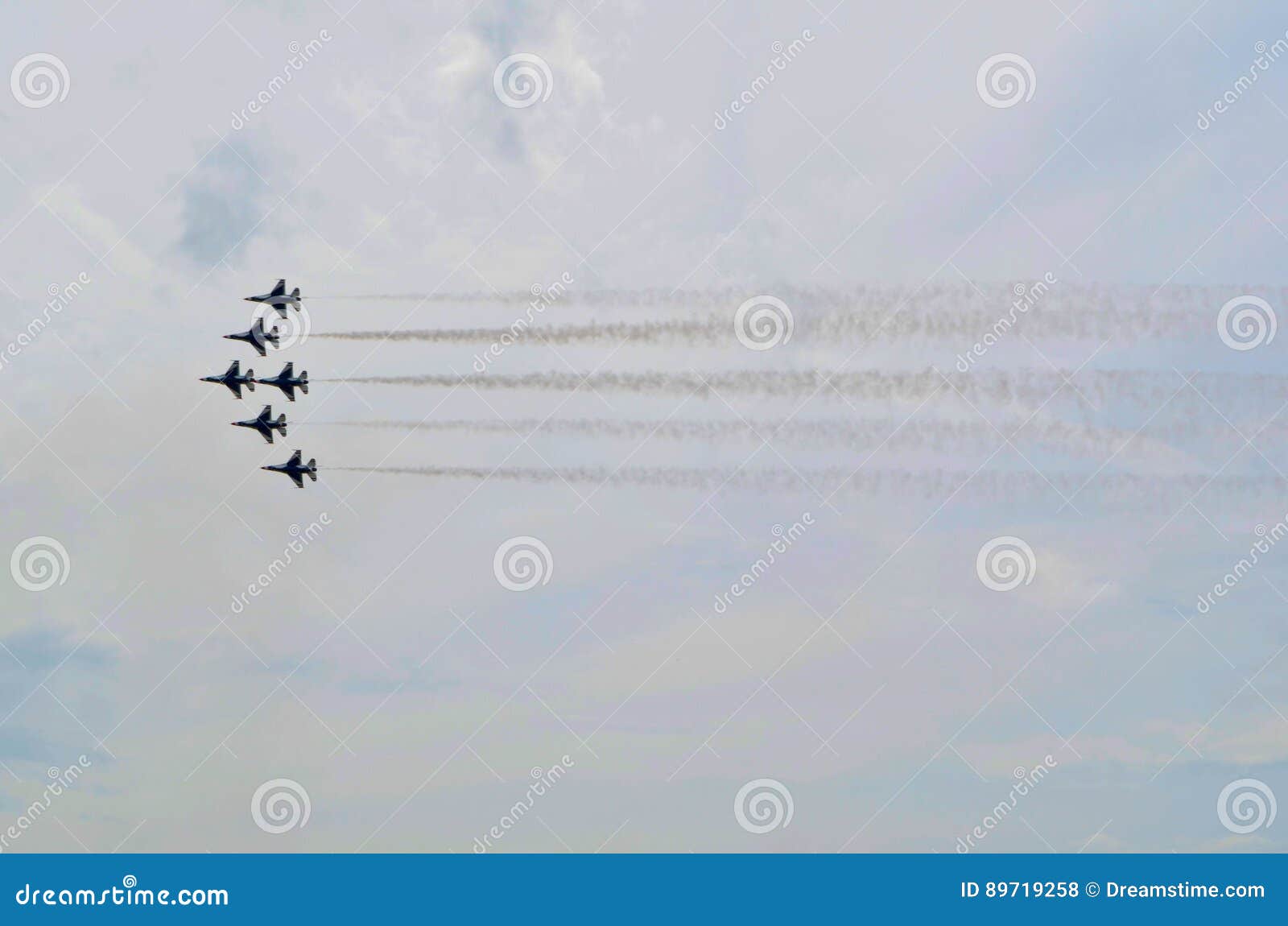 Air Force Thunderbirds Formation Stock Photo - Image of planes, speed ...