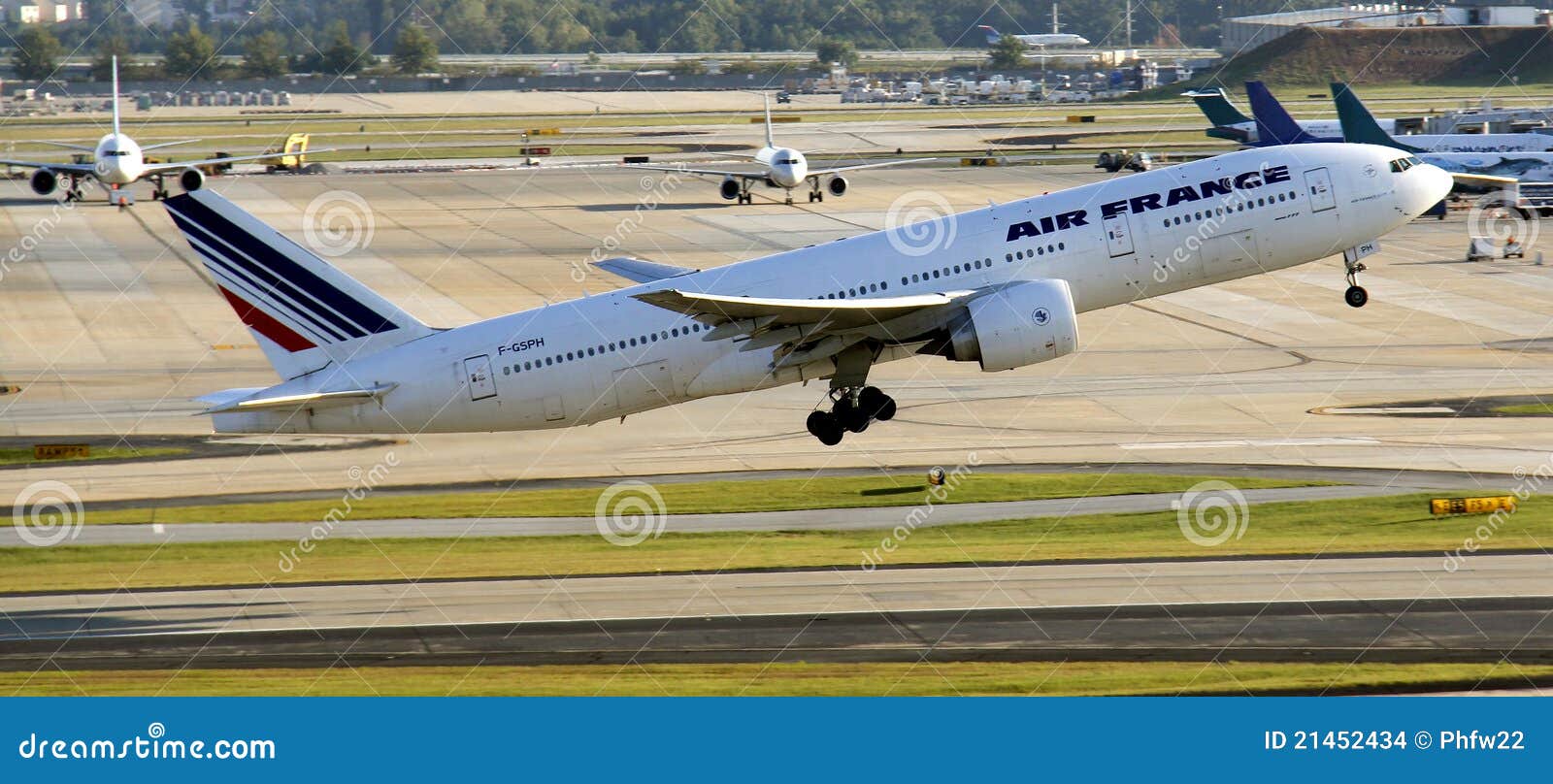 Air France jet taking off editorial stock image. Image of soaring ...