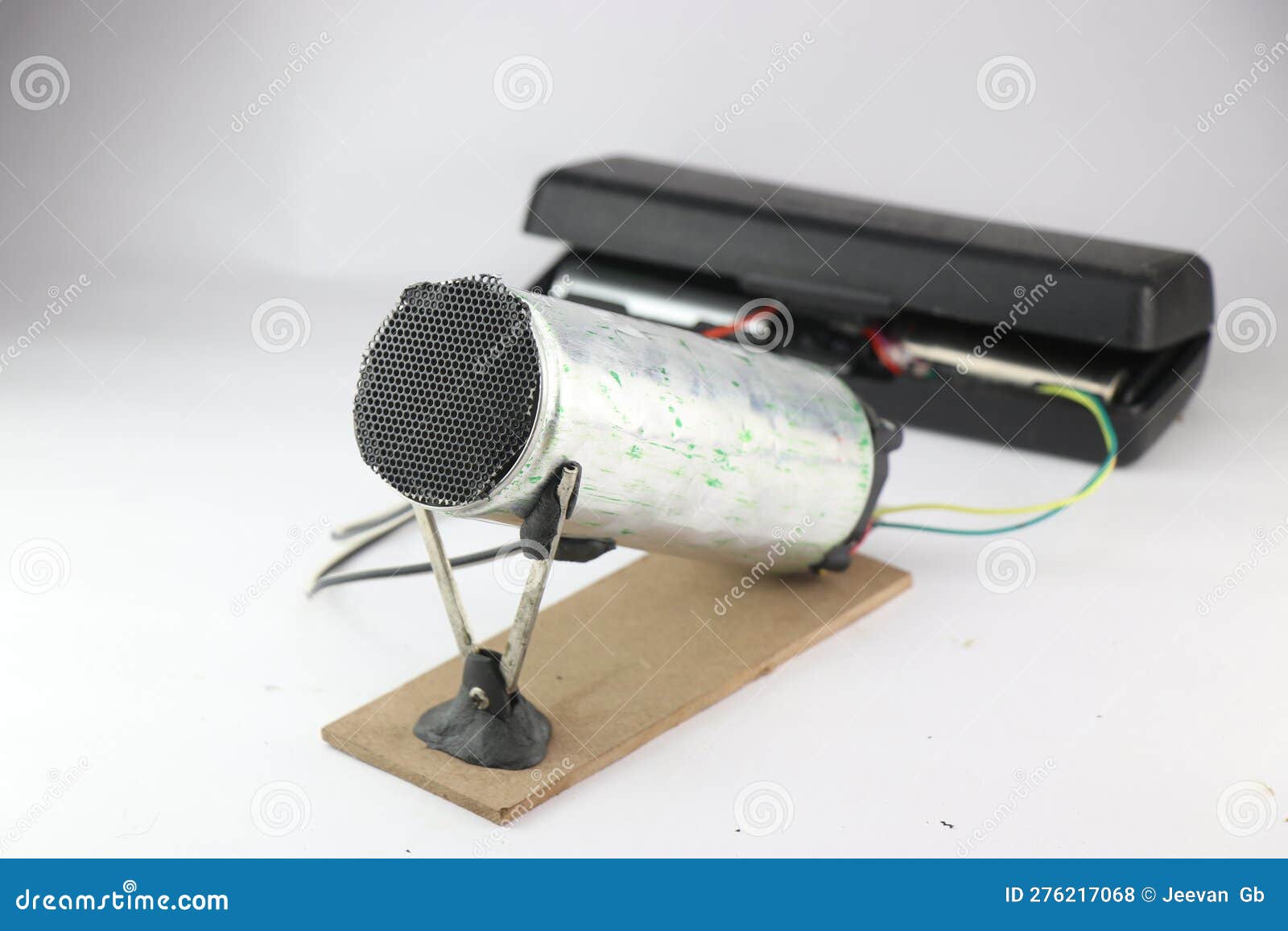 Air Heating Device Made Using Recycled Materials and Heating Element ...