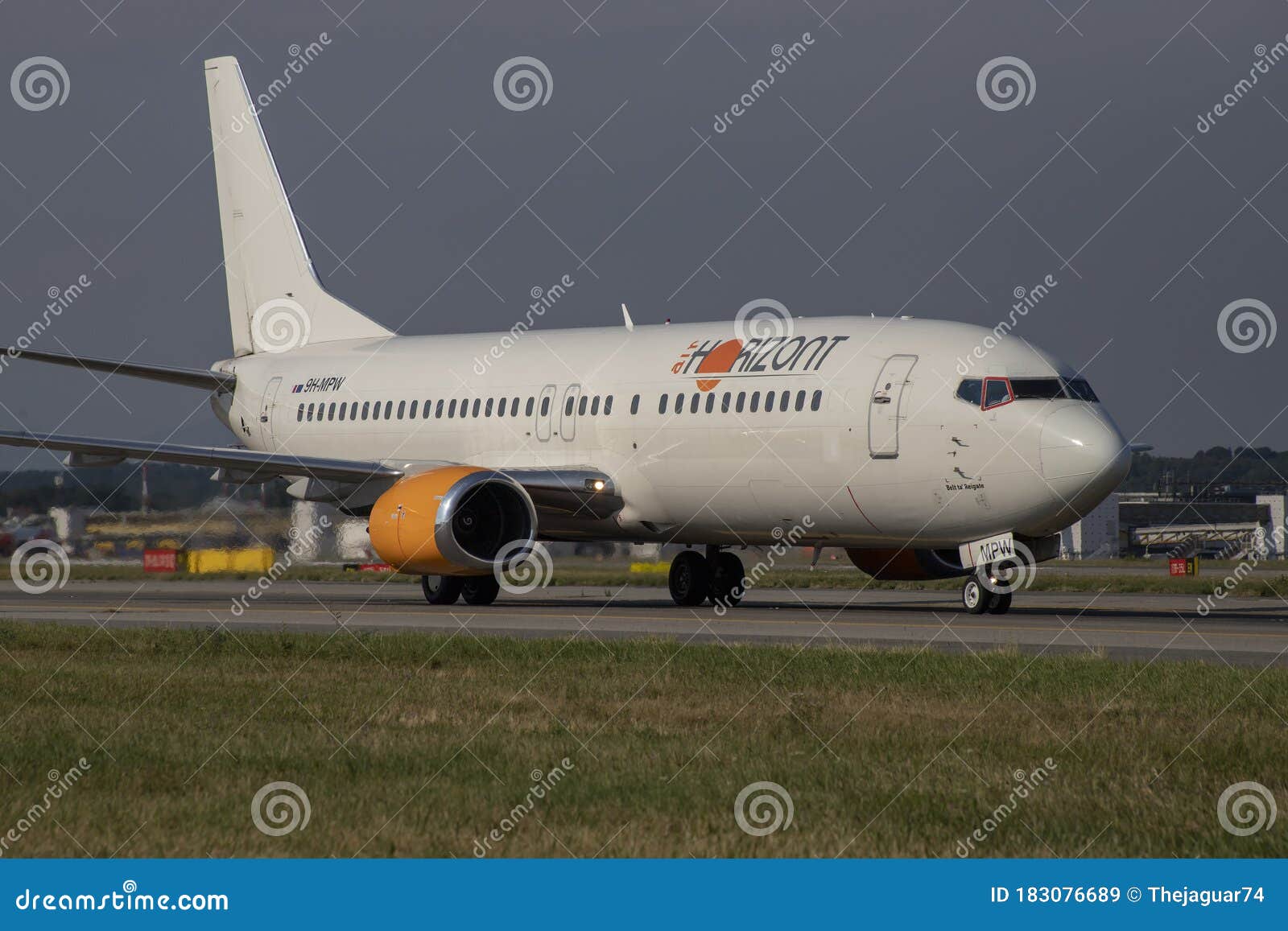 Air horizont editorial stock image. Image of expo, airlines - 183076689