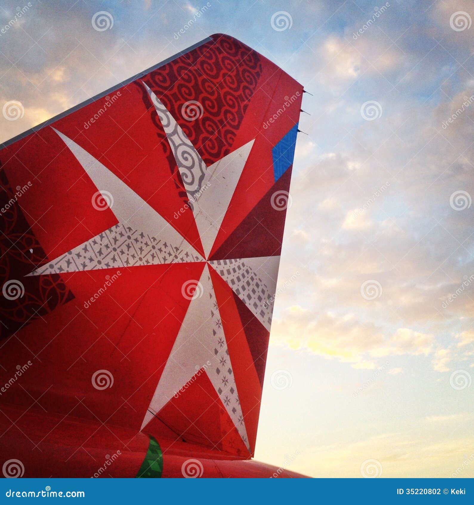 Pointed Cross Design