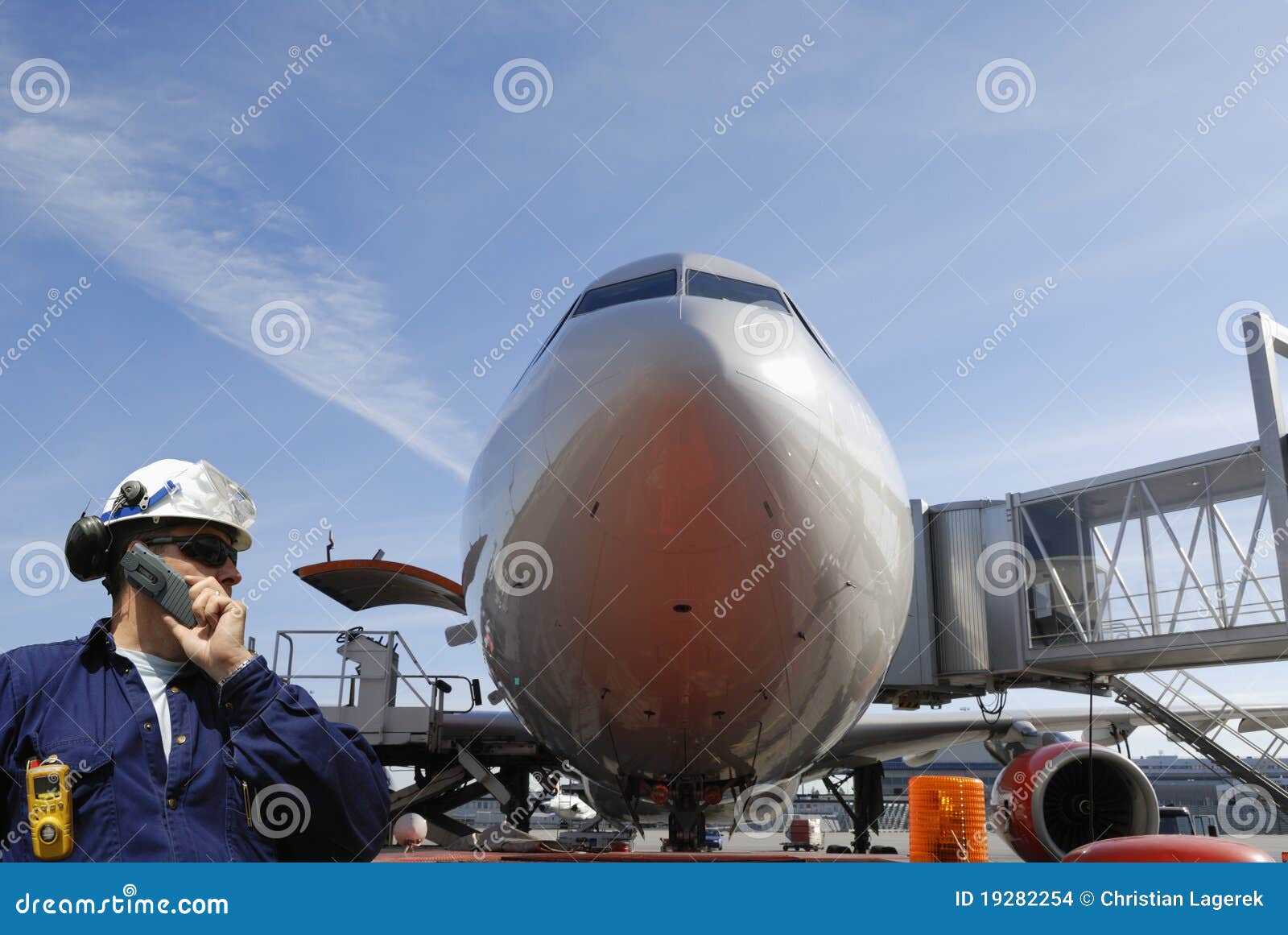 Air mechanic and airliner stock photo. Image of worker - 19282254