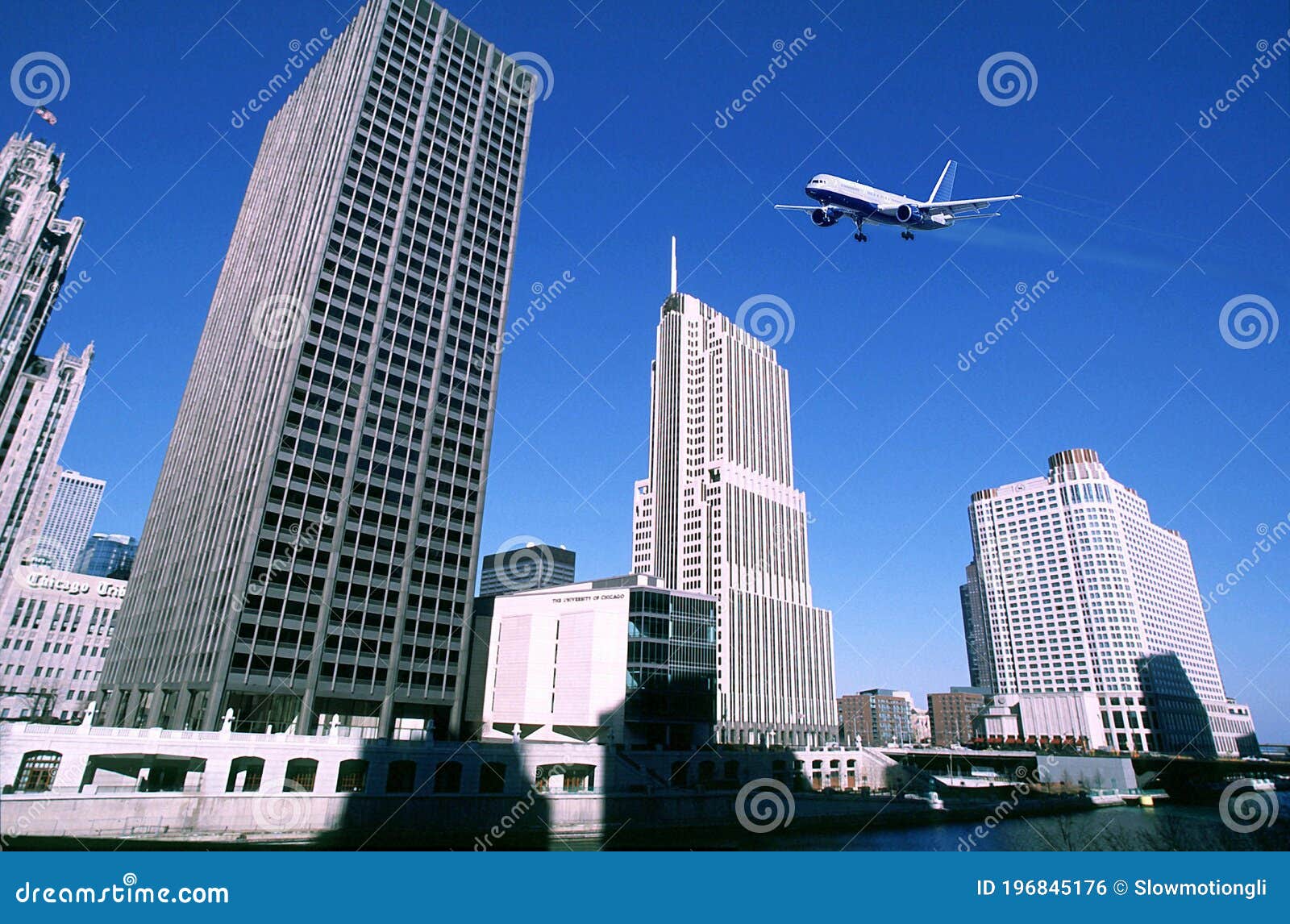 Air Plane Flying Above Chicago City Editorial Photo - Image of ...
