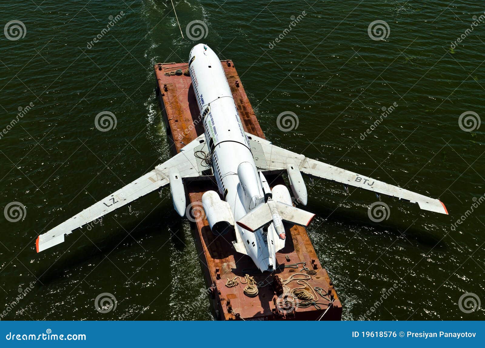 Air-plane is Tolled on a Platform Editorial Photo - Image of platform ...