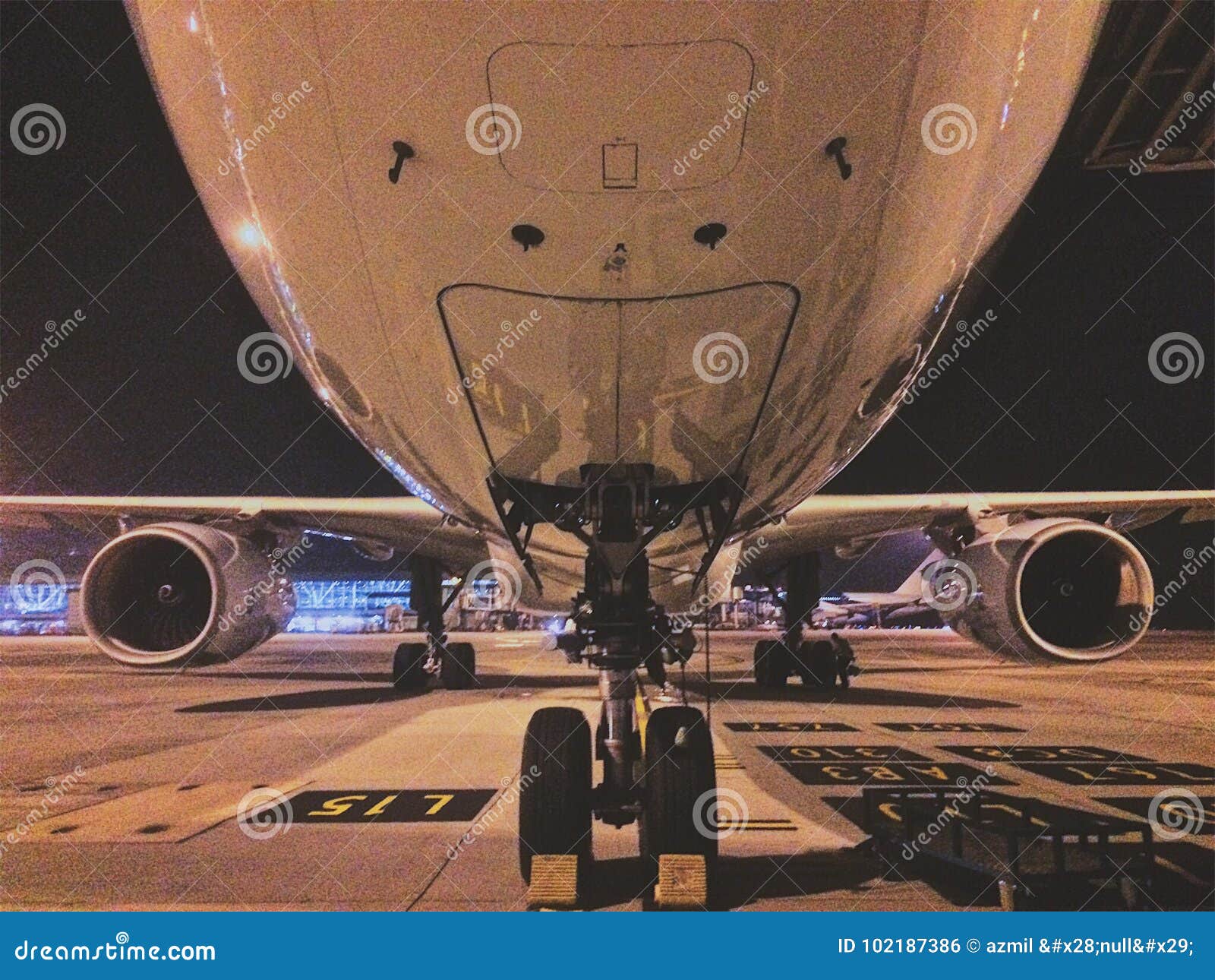 Airbus A330 photo stock. Image du trains, airbus, atterrissage - 102187386