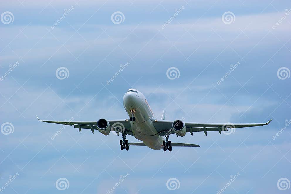 AirBus 310 editorial stock image. Image of aircraft, airliner - 18696049