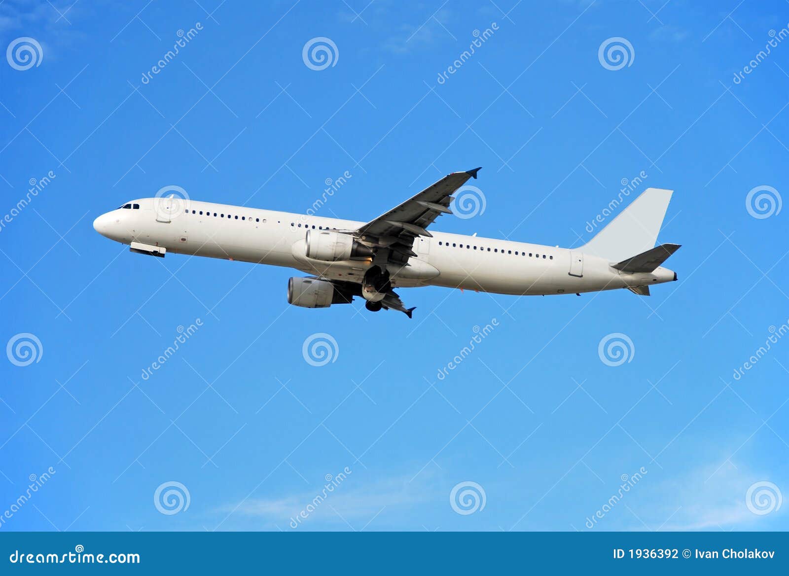 Airbus a-321 passenger jet stock photo. Image of aeronautical - 1936392