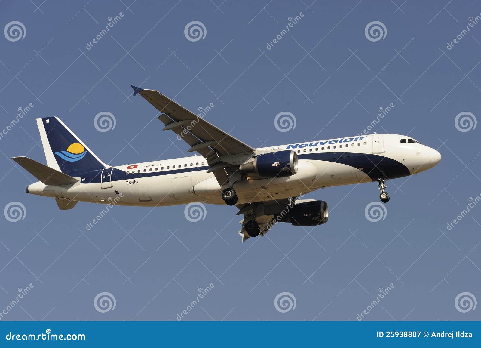 Airbus A320-212 editorial photography. Image of plane - 25938807