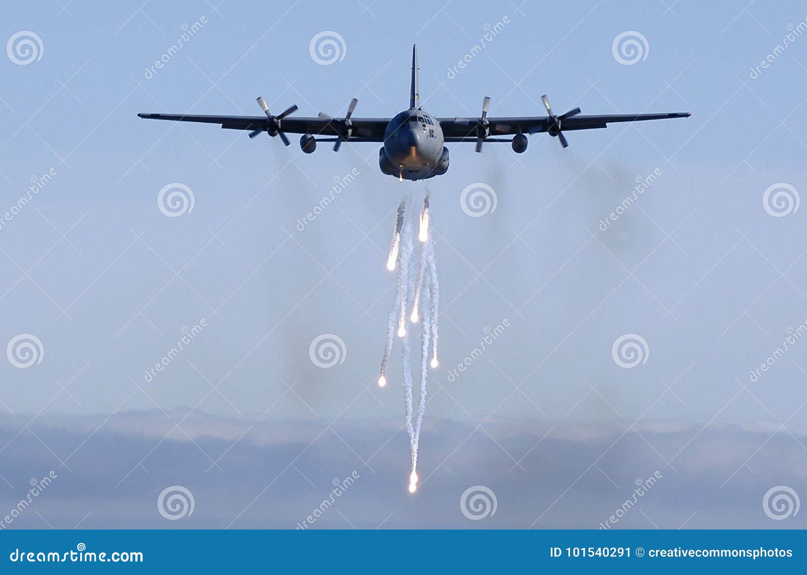 Aircraft Flares Picture. Image: 101540291