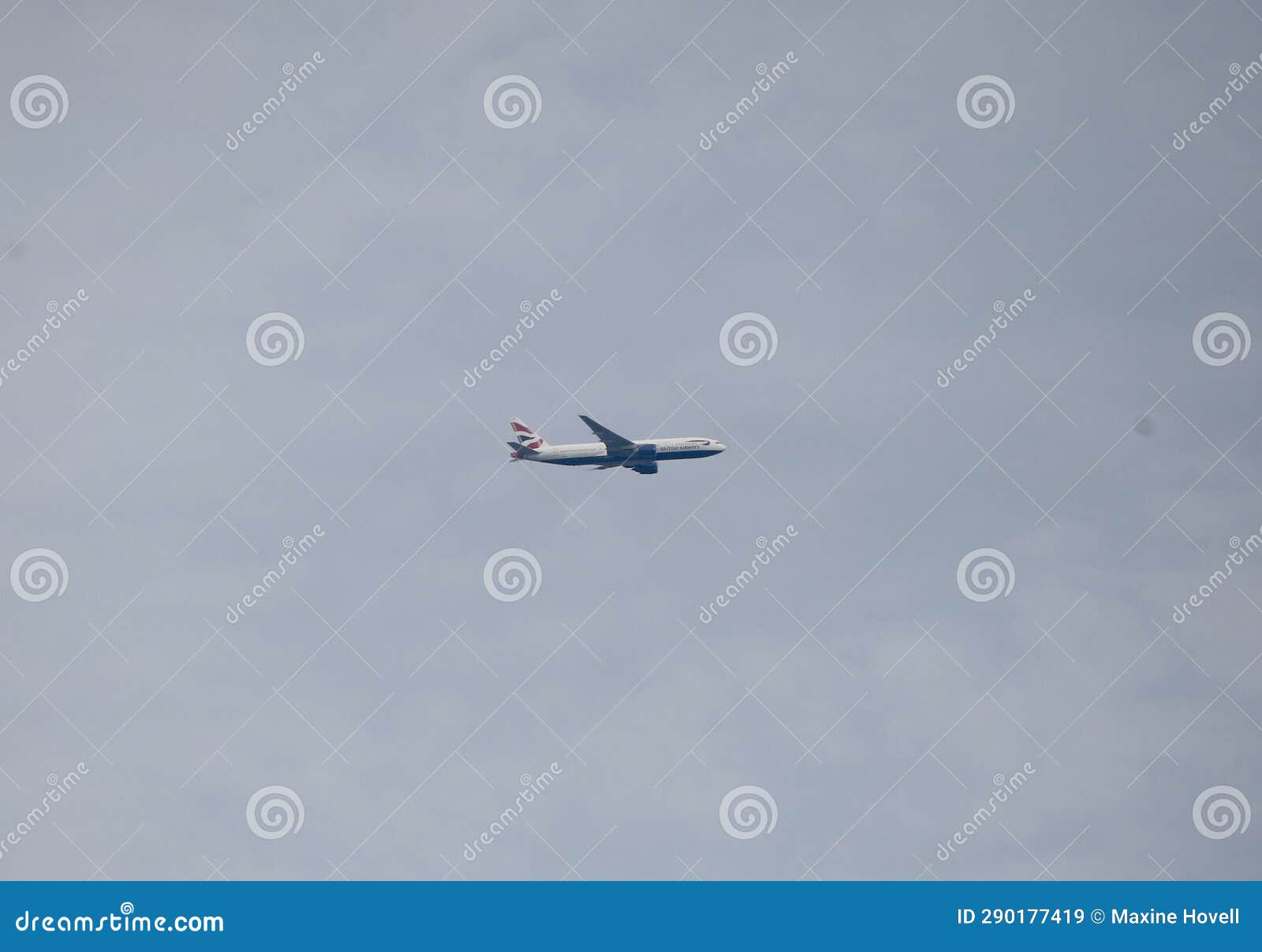 Aircraft in Flight in Cloud Stock Image - Image of vehicle, blue: 290177419