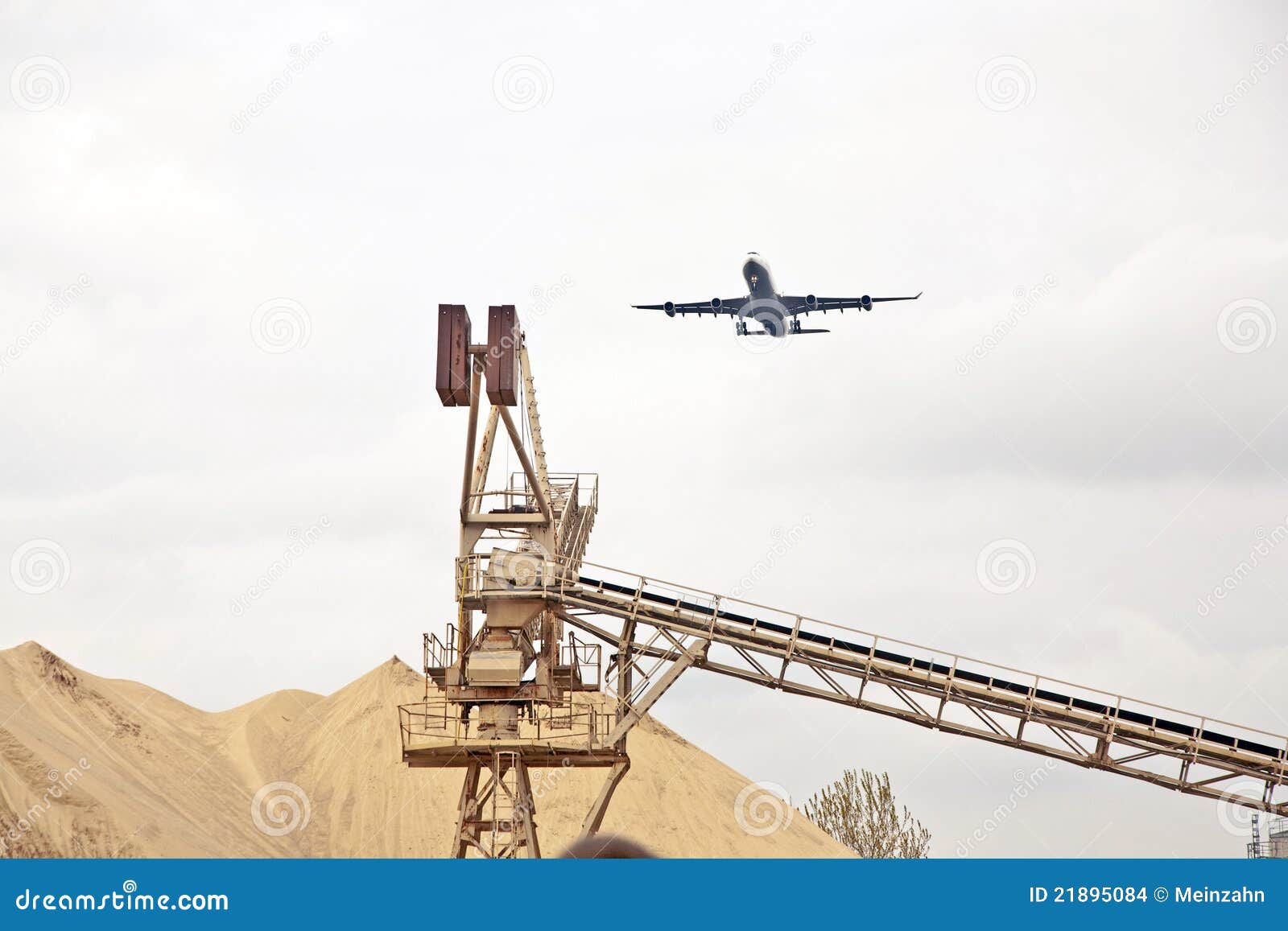 Aircraft in Landing Approach Stock Photo - Image of gravel, diesel ...