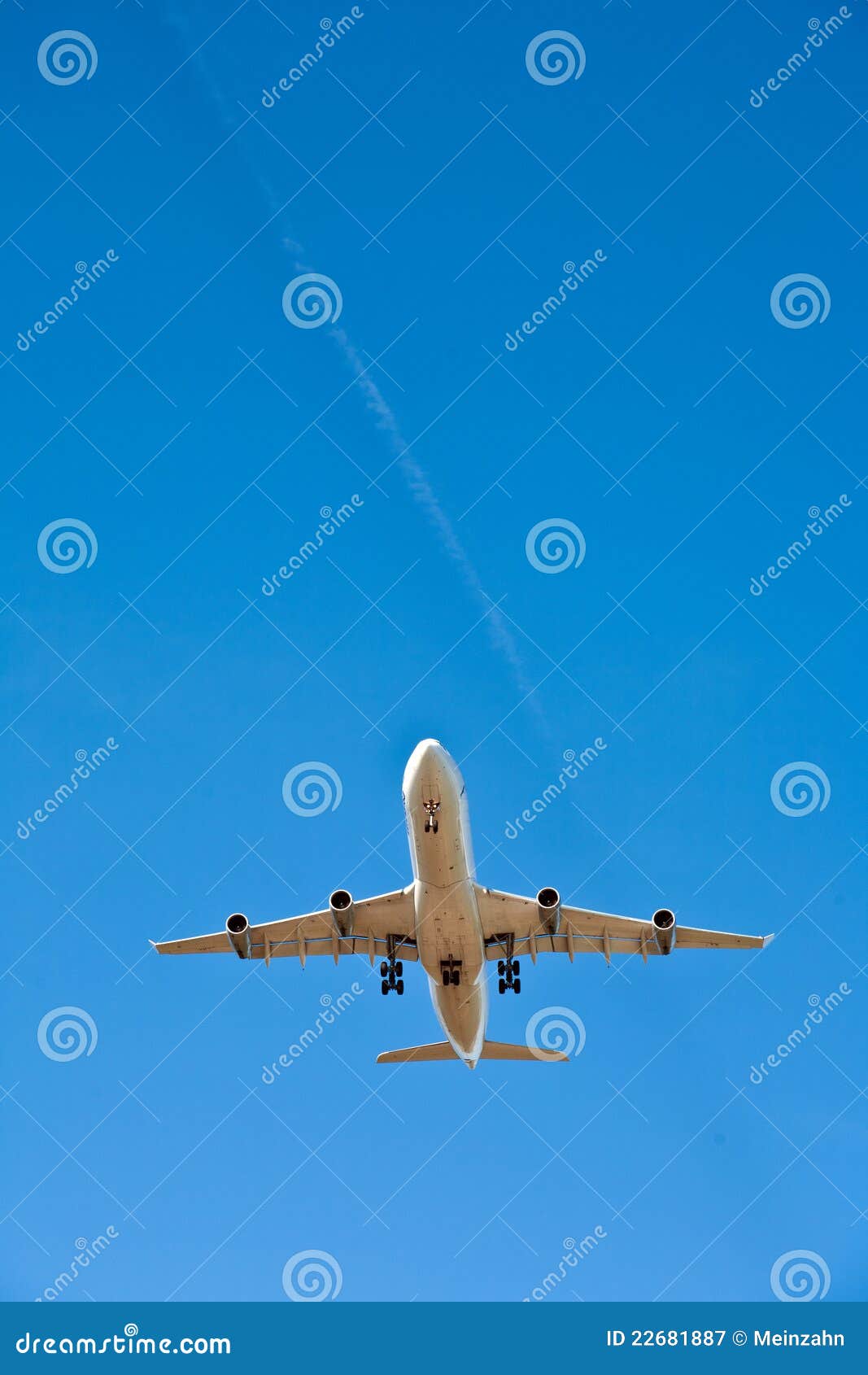 Aircraft in Landing Approach Stock Image - Image of flying, control ...