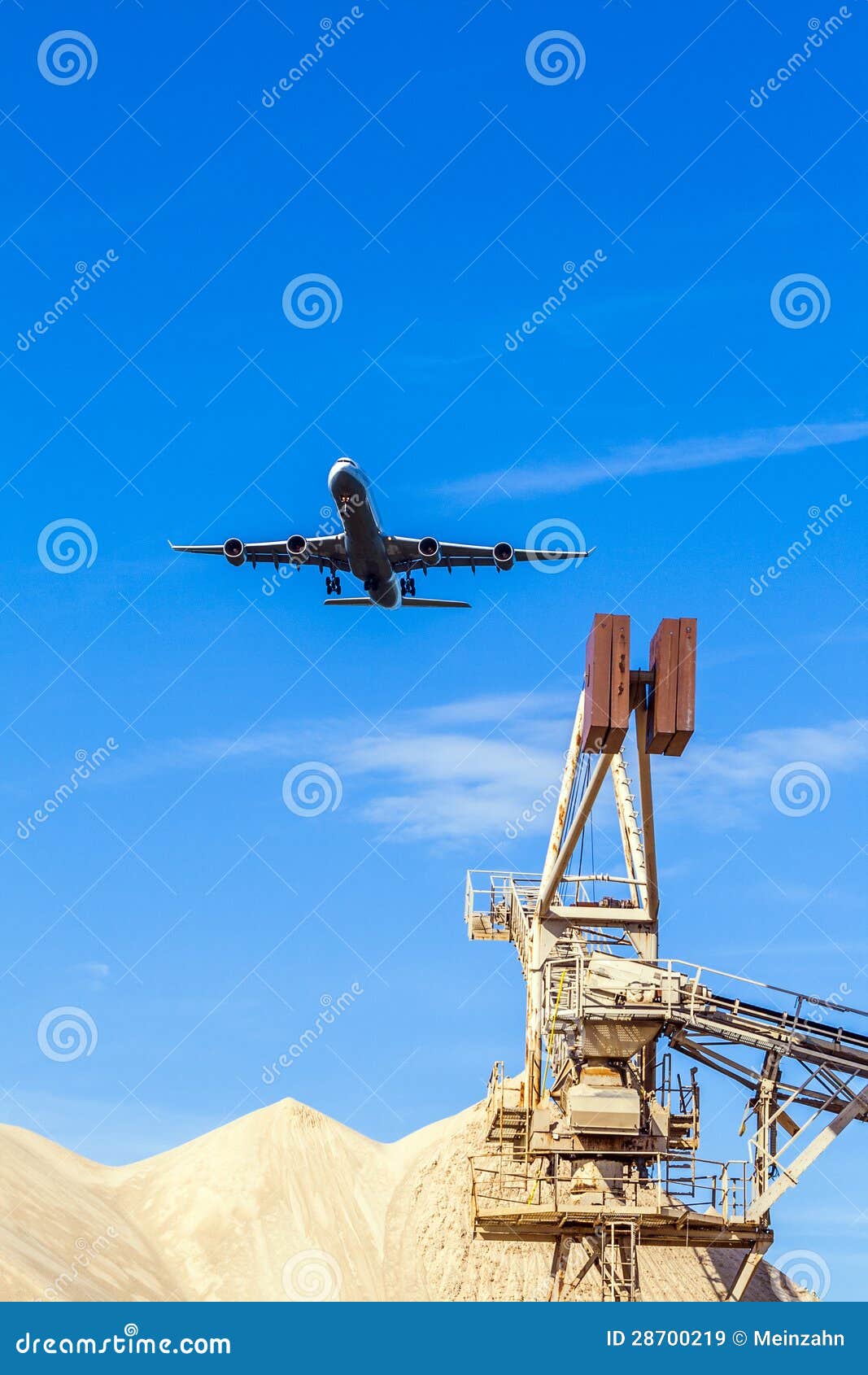 Aircraft in Landing Approach Stock Image - Image of industry, aircraft ...