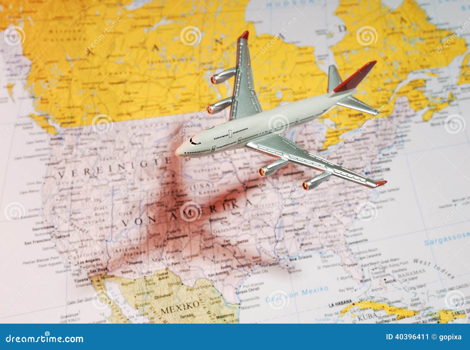 Aircraft over america stock image. Image of skim, america - 40396411
