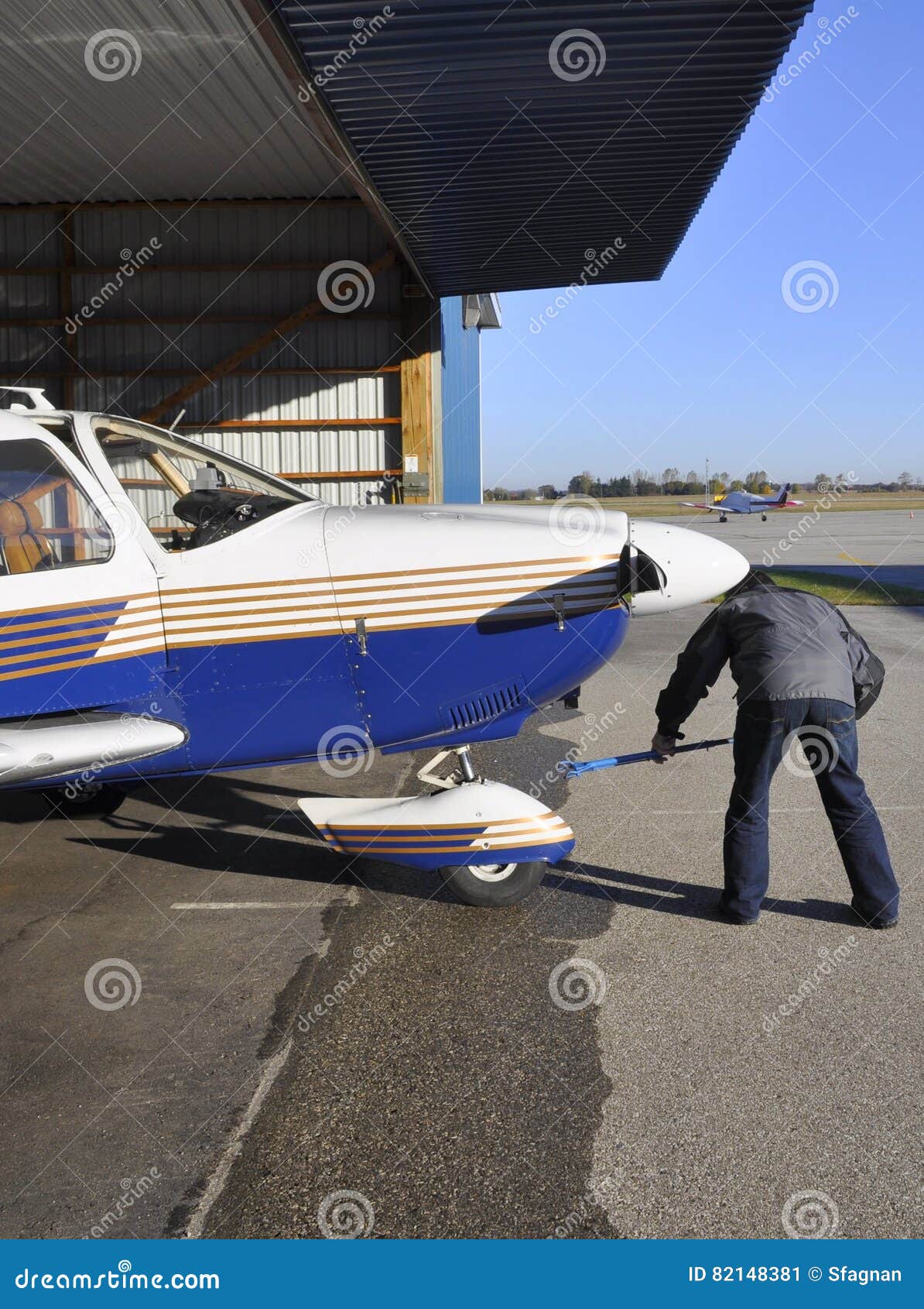Aircraft pull stock image. Image of outdoors, recreation - 82148381