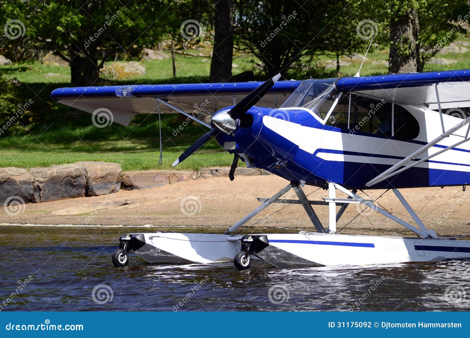 Aircraft seaplane stock photo. Image of aeroplane, pontoons - 31175092
