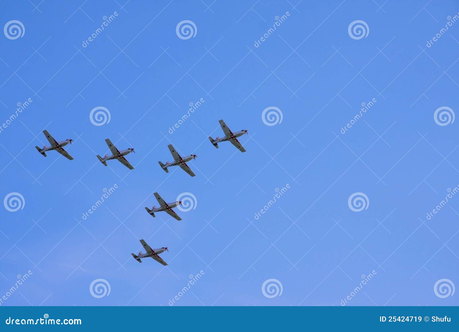 Aircraft Squadron in Y Formation Stock Image - Image of smoke, aviation ...
