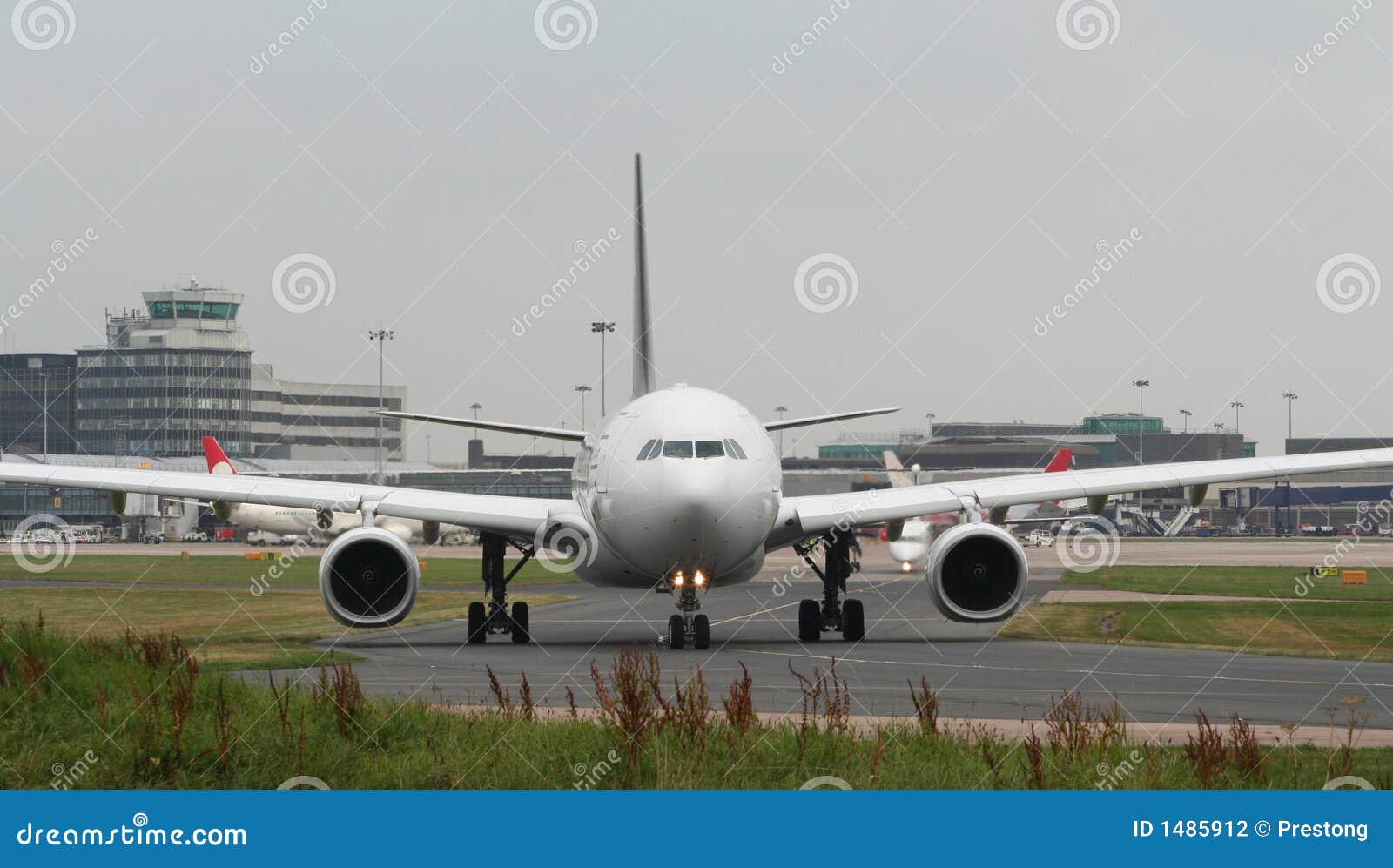 Aircraft Taxiing, Nose and Cockpit. Stock Photo - Image of taxiing ...