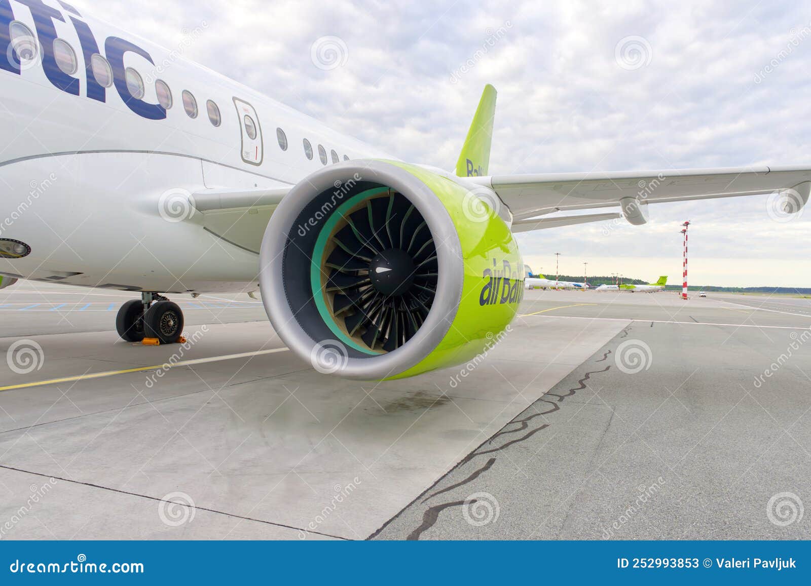 Gas Turbine Or A Jet Engine Is A Power Plant Of Aircraft To Fly In The ...
