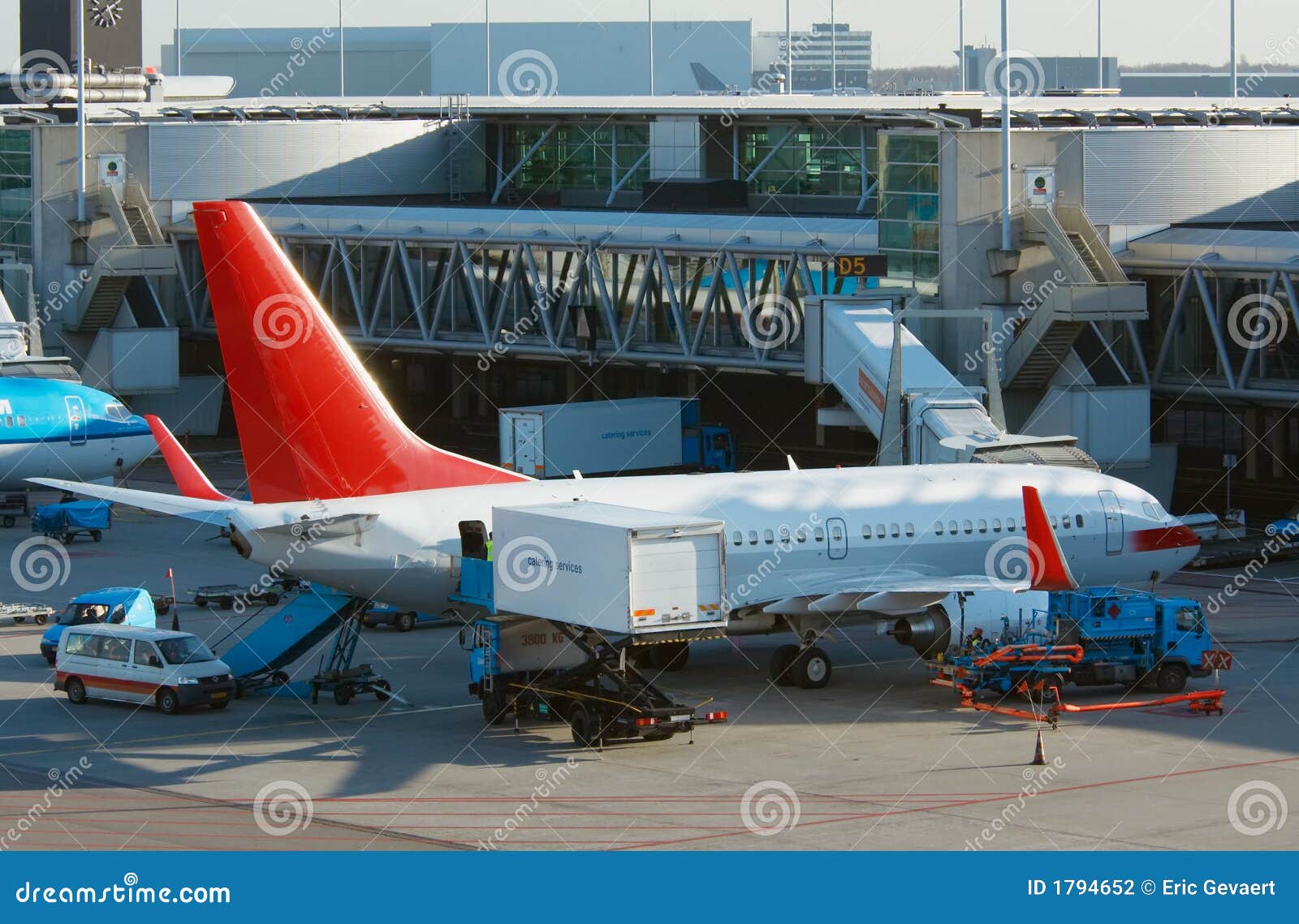 Aircraft unloading cargo stock photo. Image of carrier - 1794652
