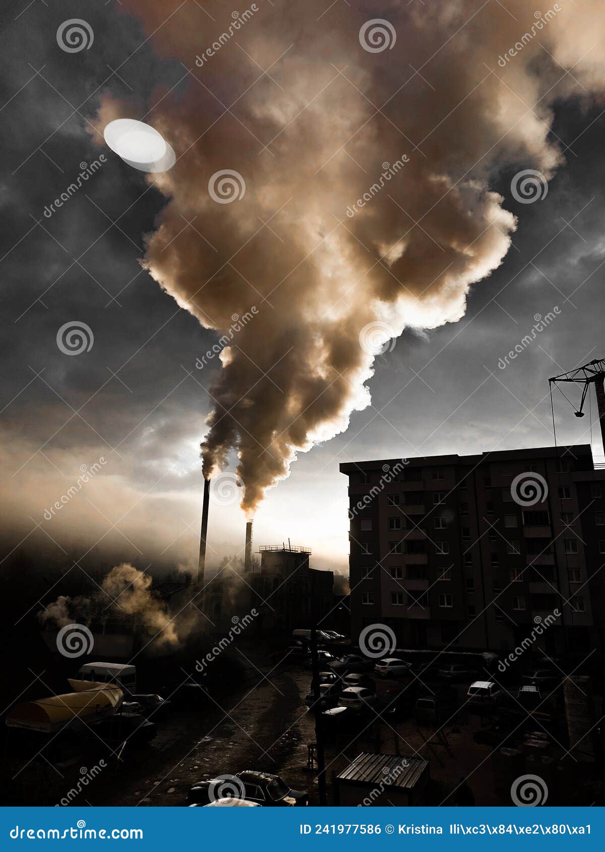 Aire Contaminado En La Ciudad Foto de archivo - Imagen de nube, noche ...