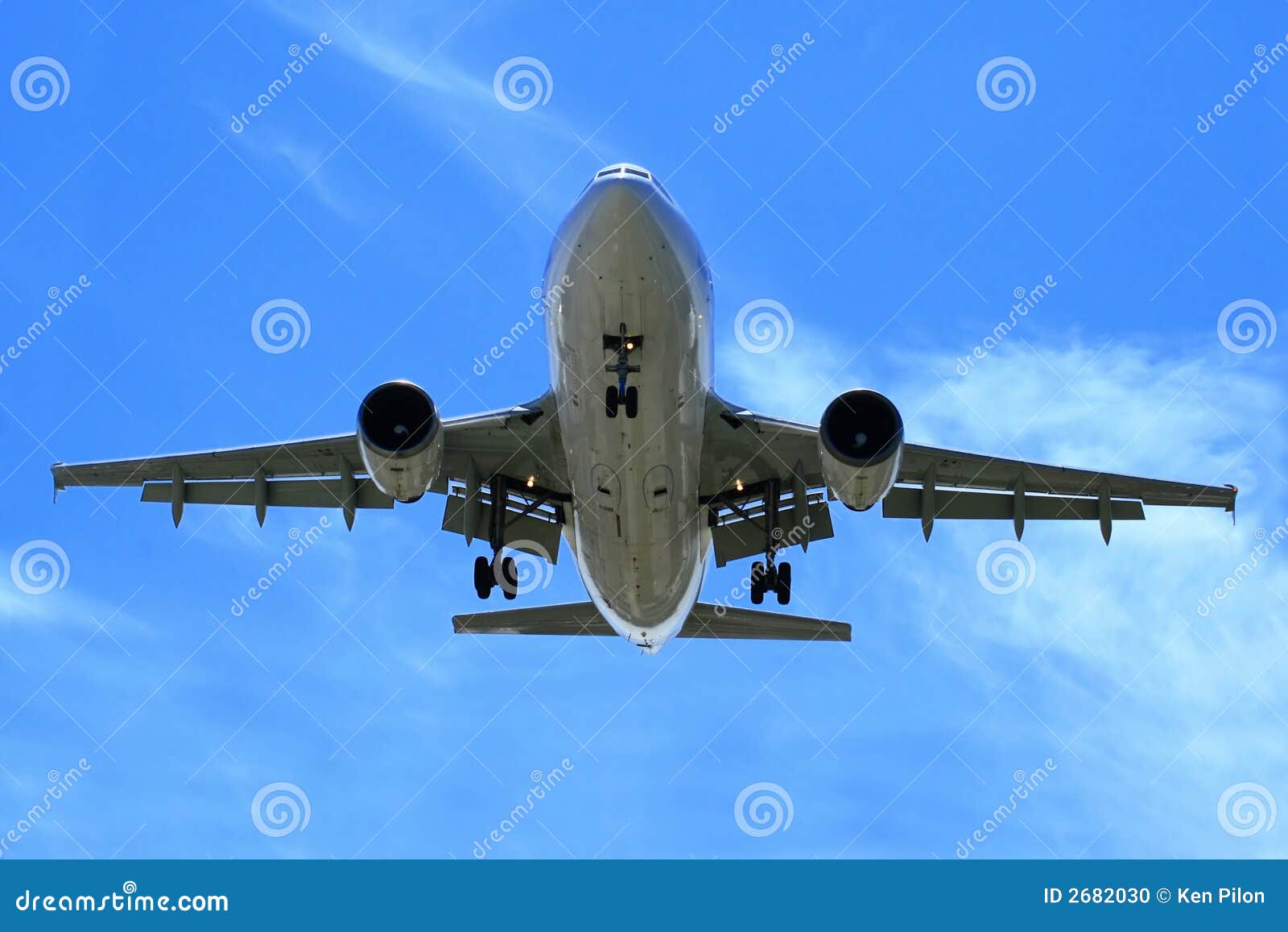Airliner on Landing Approach Stock Photo - Image of jetliner ...