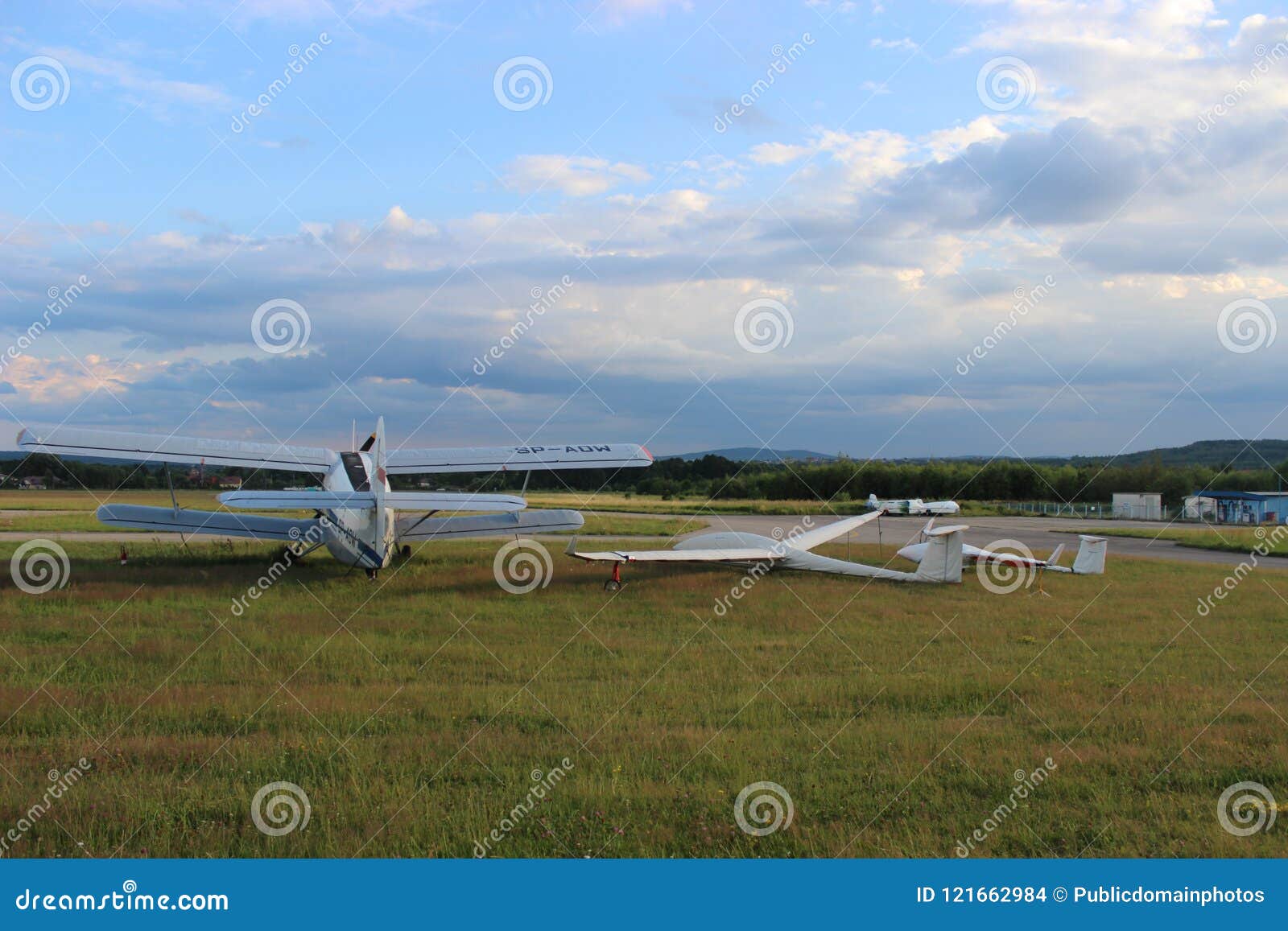 Airplane, Aircraft, Field, Sky Picture. Image: 121662984